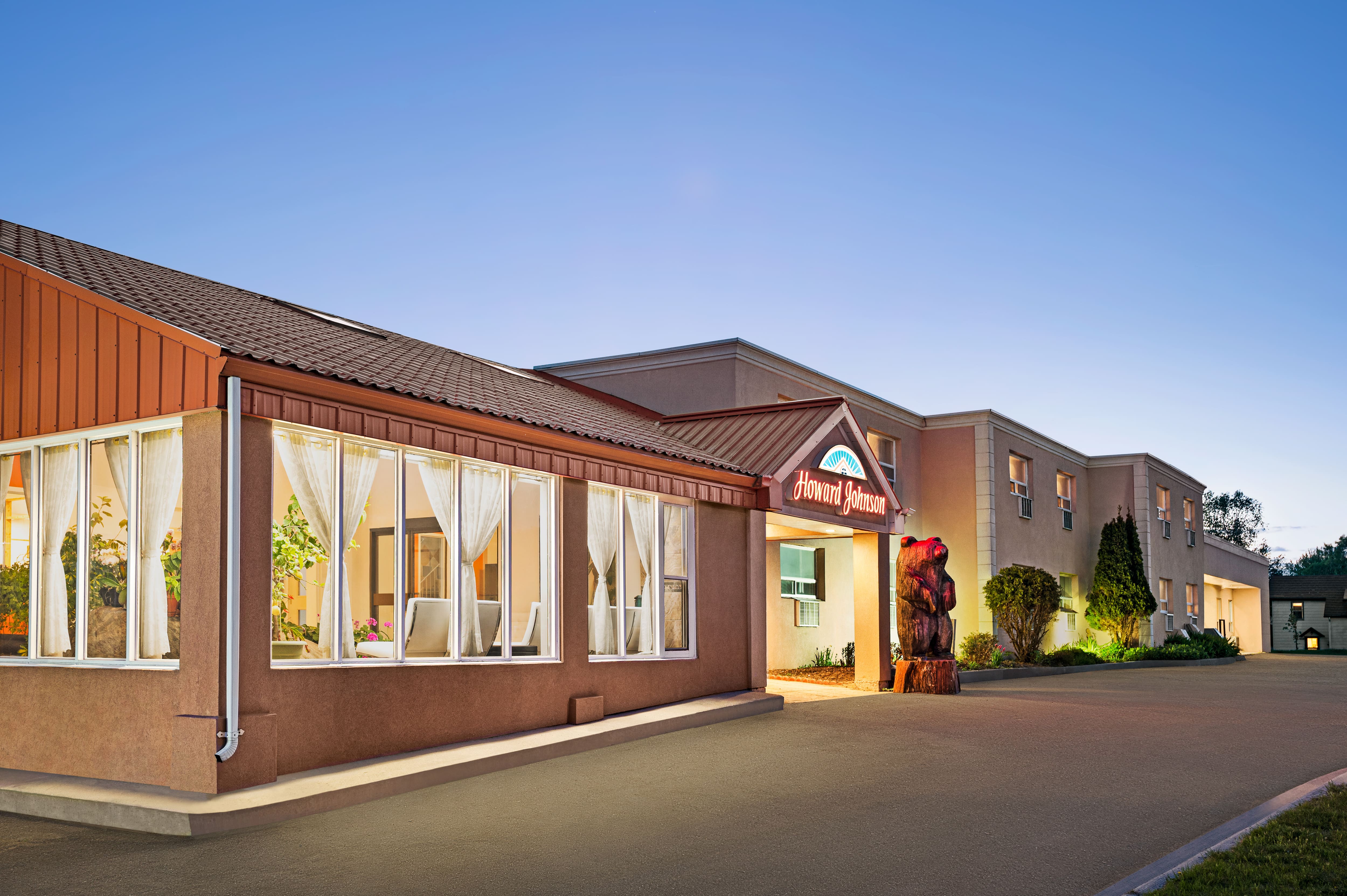 Howard Johnson by Wyndham Gravenhurst | Gravenhurst, ON Hotels