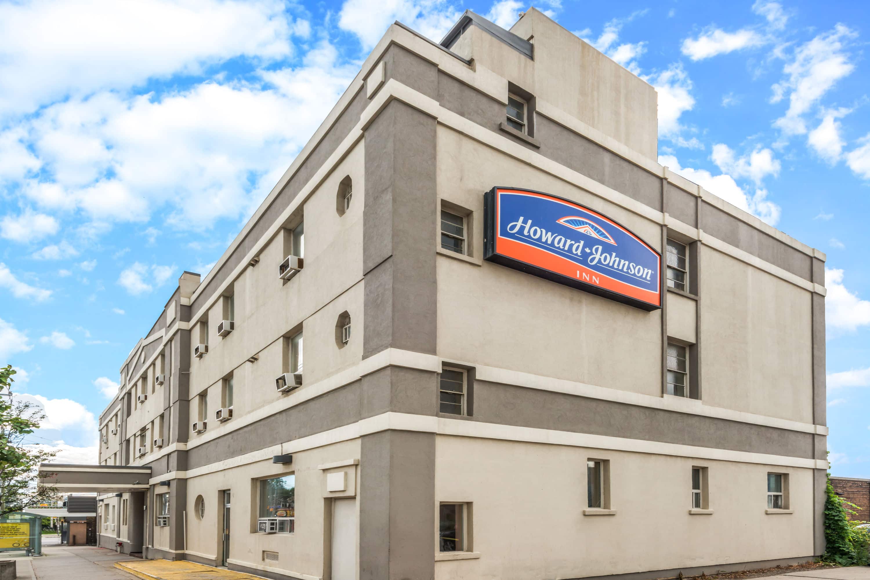 Howard Johnson by Wyndham Toronto Downtown West | Toronto, ON Hotels