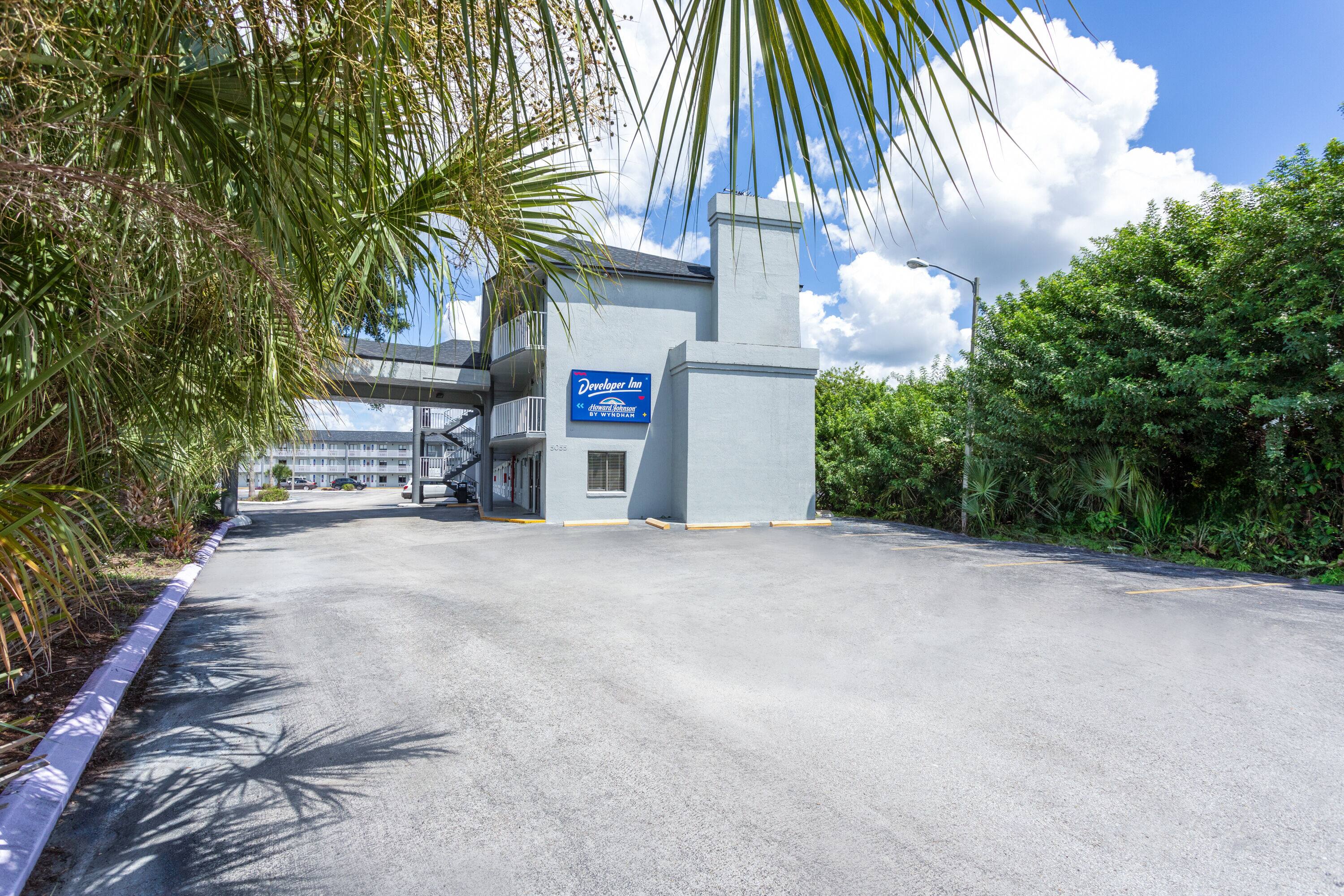 Developer Inn Highway, A Howard Johnson by Wyndham | Kissimmee, FL Hotels