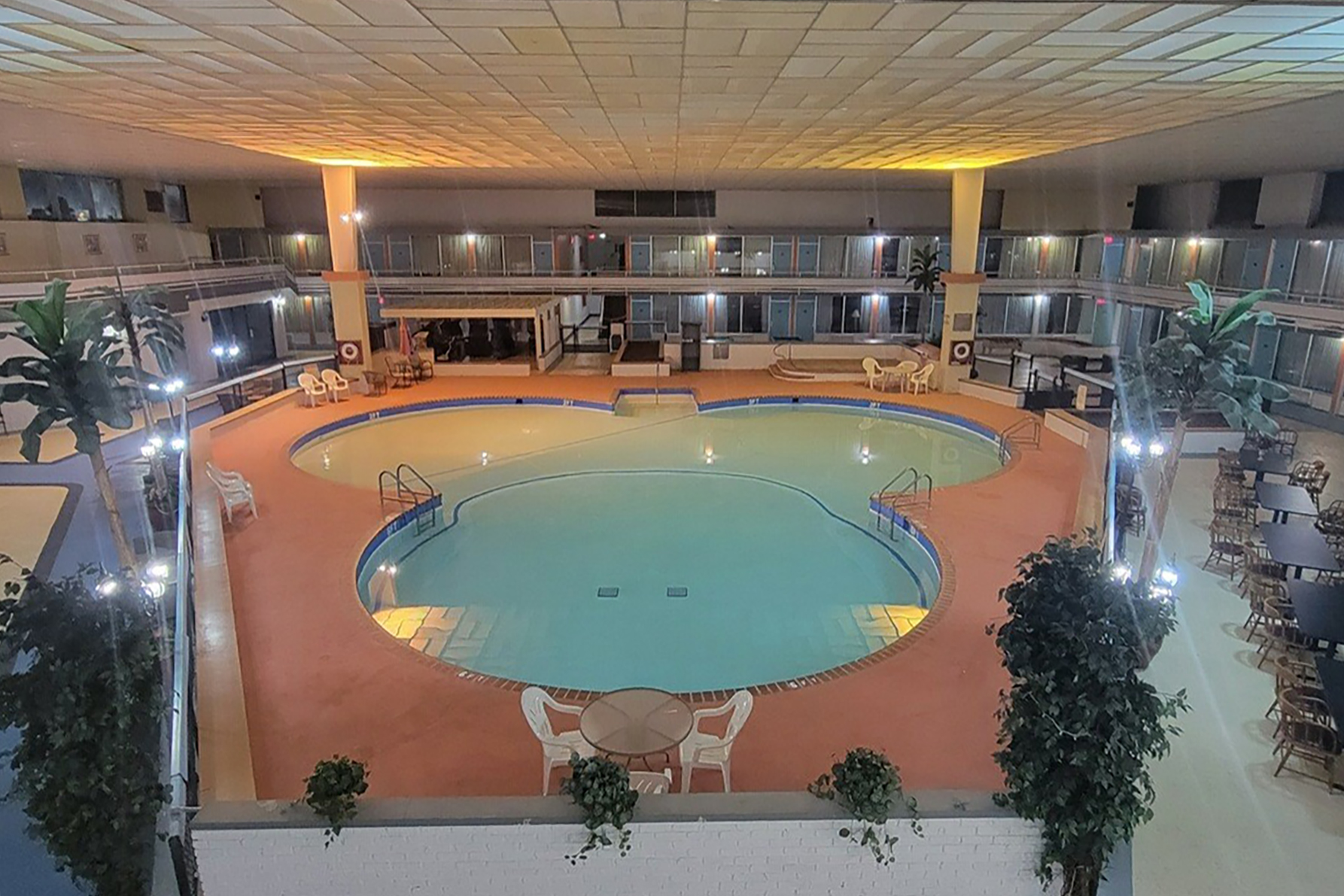Howard Johnson by Wyndham Hannibal | Hannibal, MO Hotels