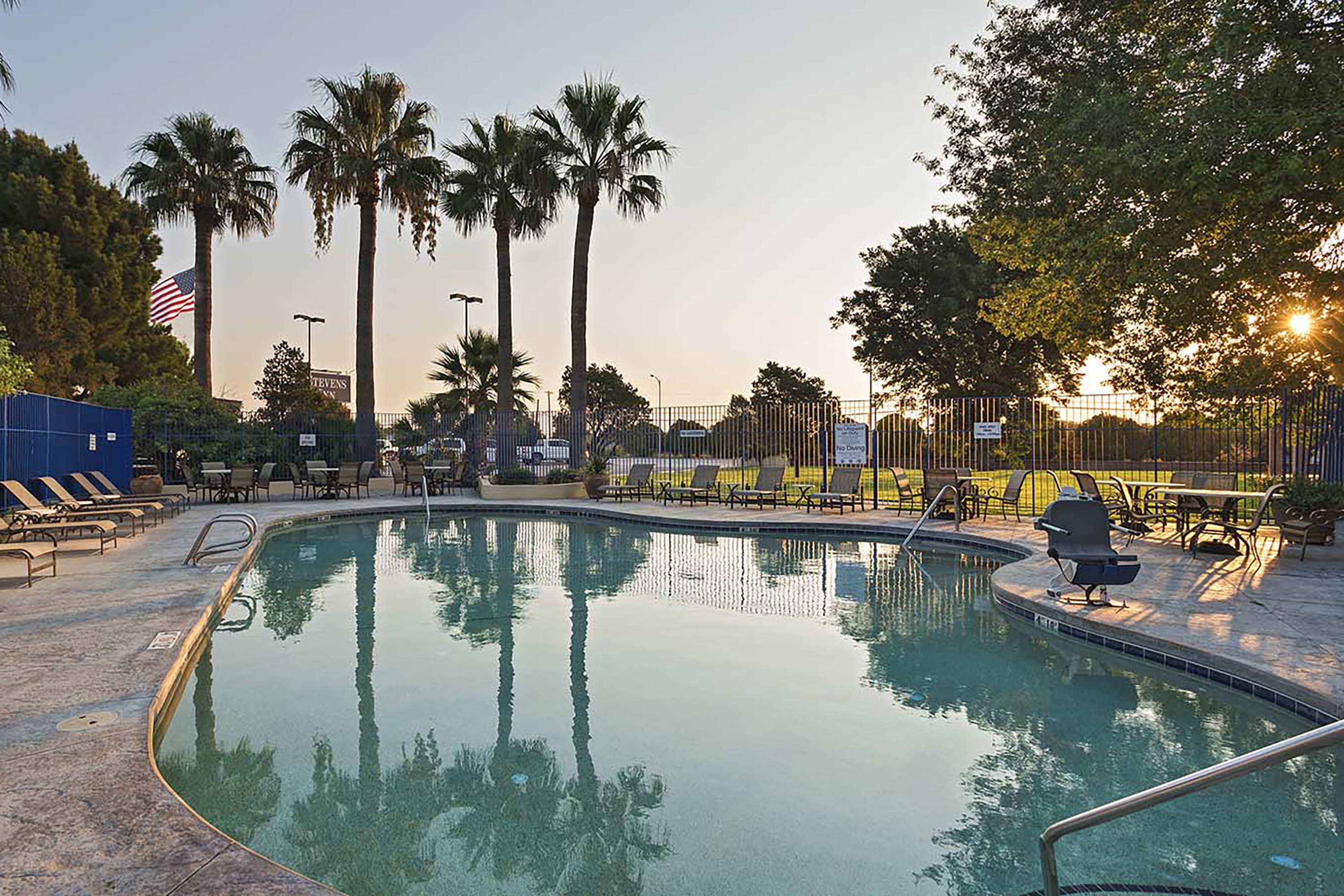 Stevens Inn a Howard Johnson by Wyndham | Carlsbad, NM Hotels