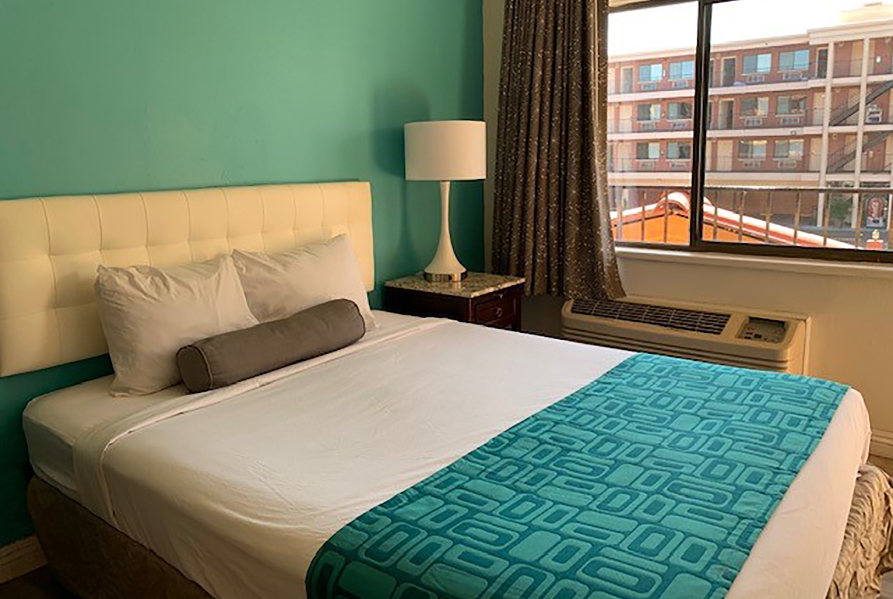 Howard Johnson by Wyndham Reno Downtown | Reno, NV Hotels