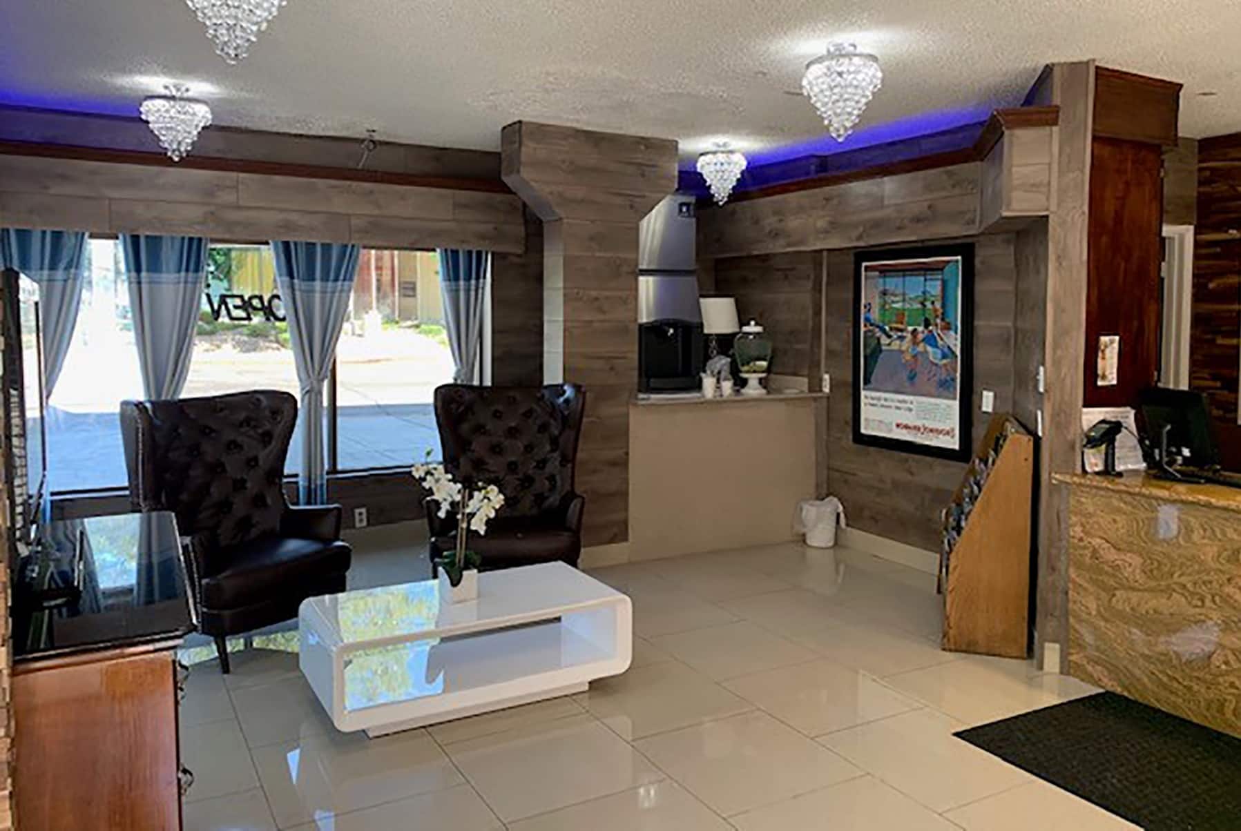 Howard Johnson by Wyndham Reno Downtown | Reno, NV Hotels