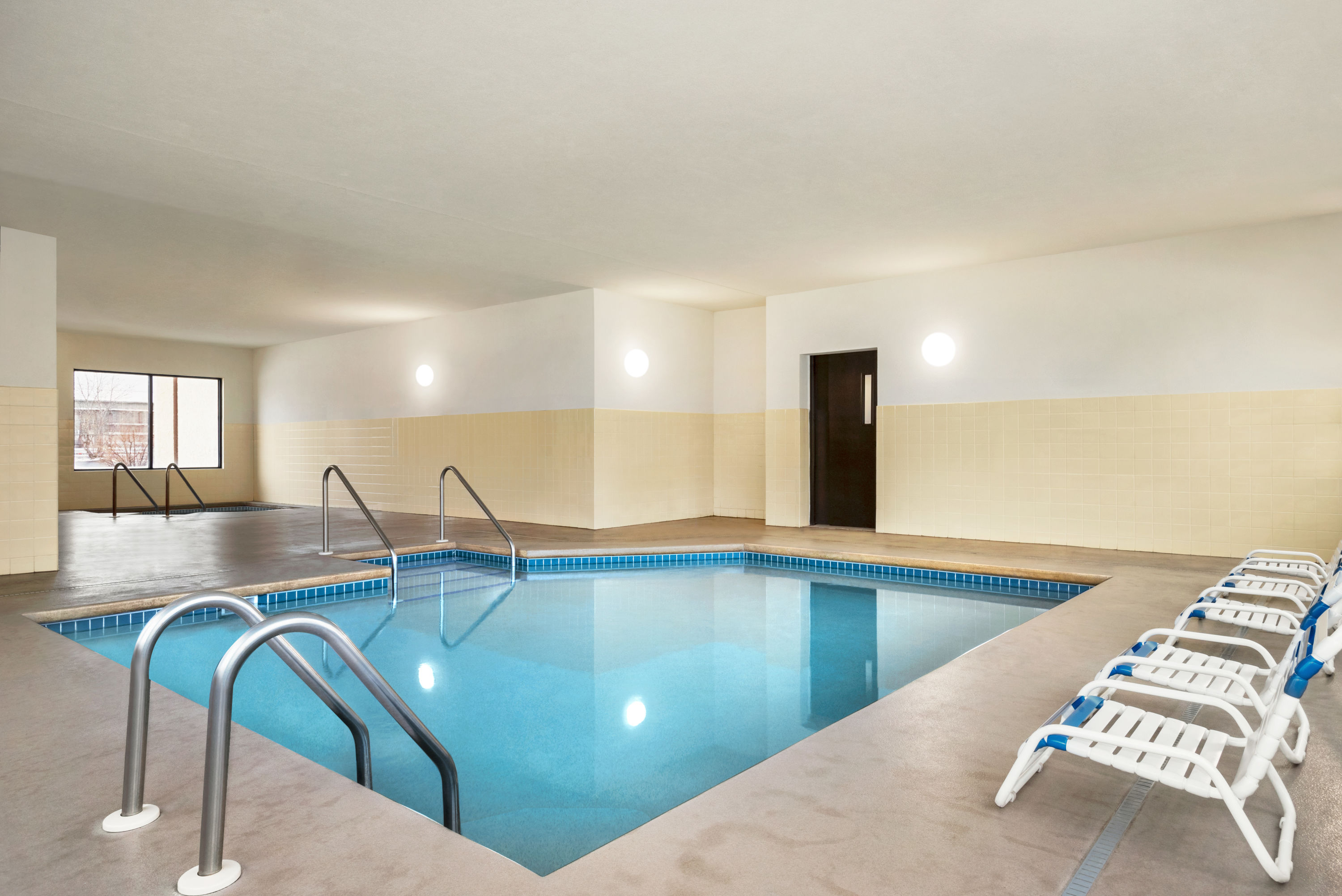 Howard Johnson by Wyndham Appleton | Appleton, WI Hotels