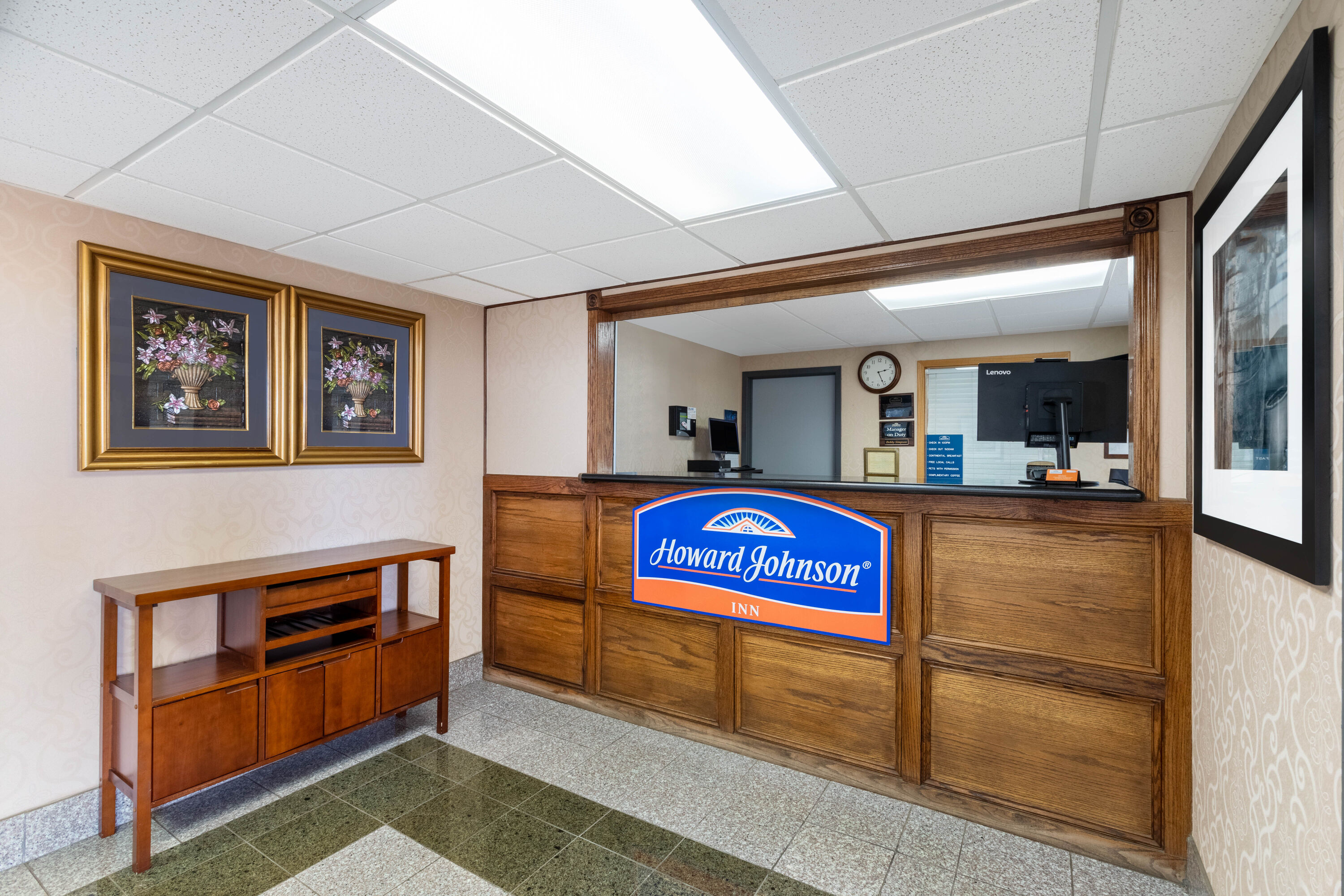 Howard Johnson by Wyndham Gillette | Gillette, WY Hotels