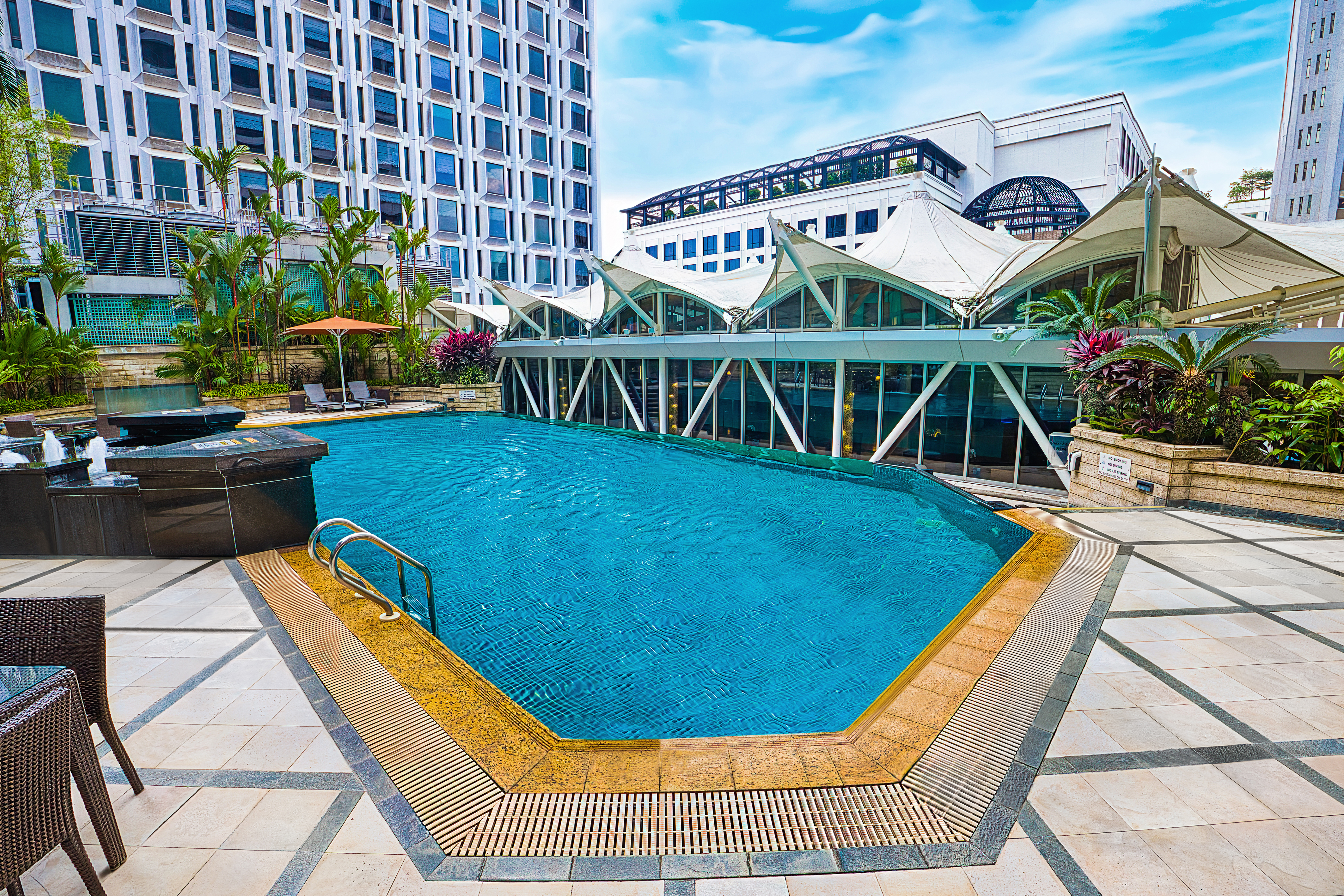 Peninsula Excelsior Singapore, A Wyndham Hotel Accommodations