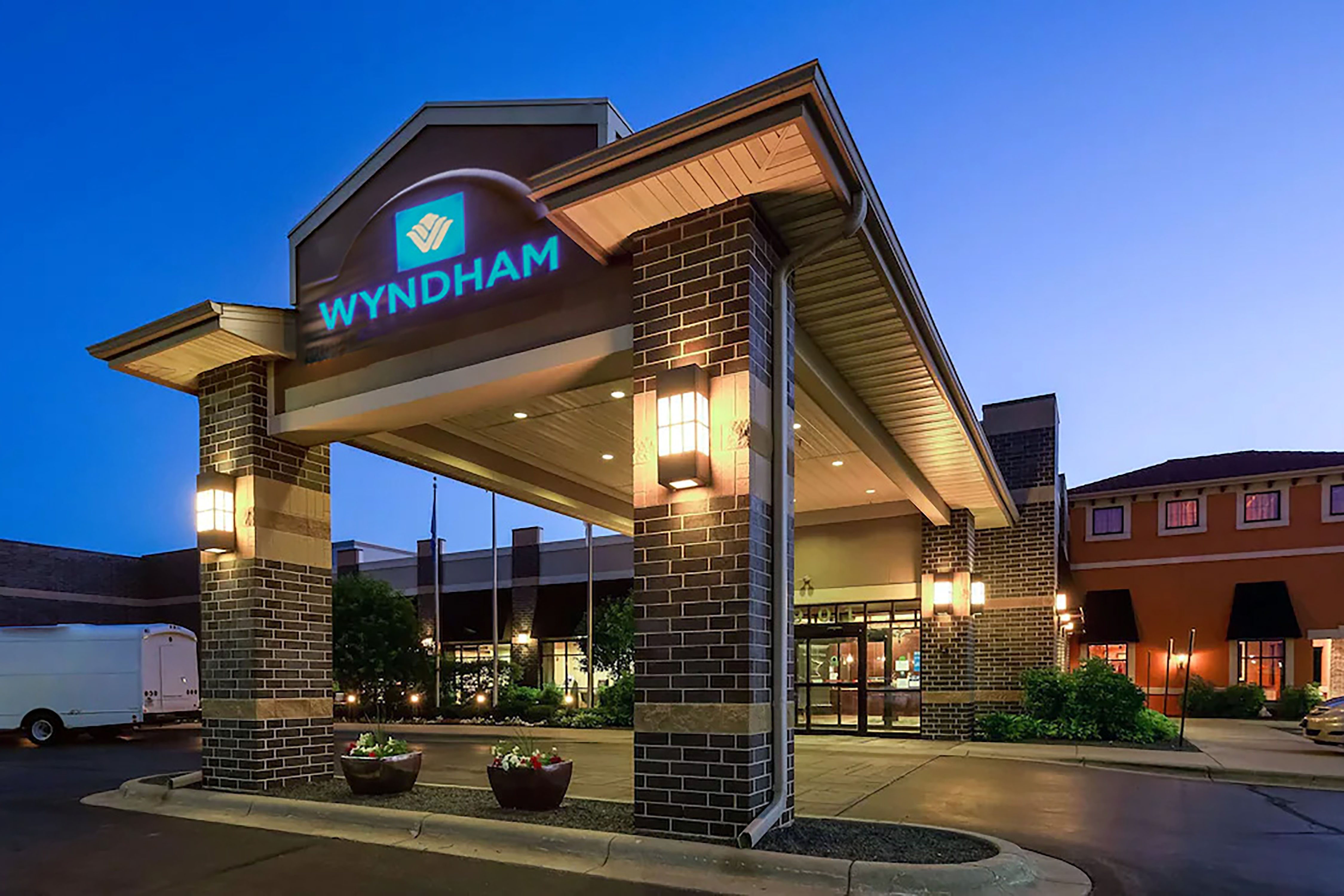 Wyndham Bloomington - Mall of America | Bloomington, MN Hotels