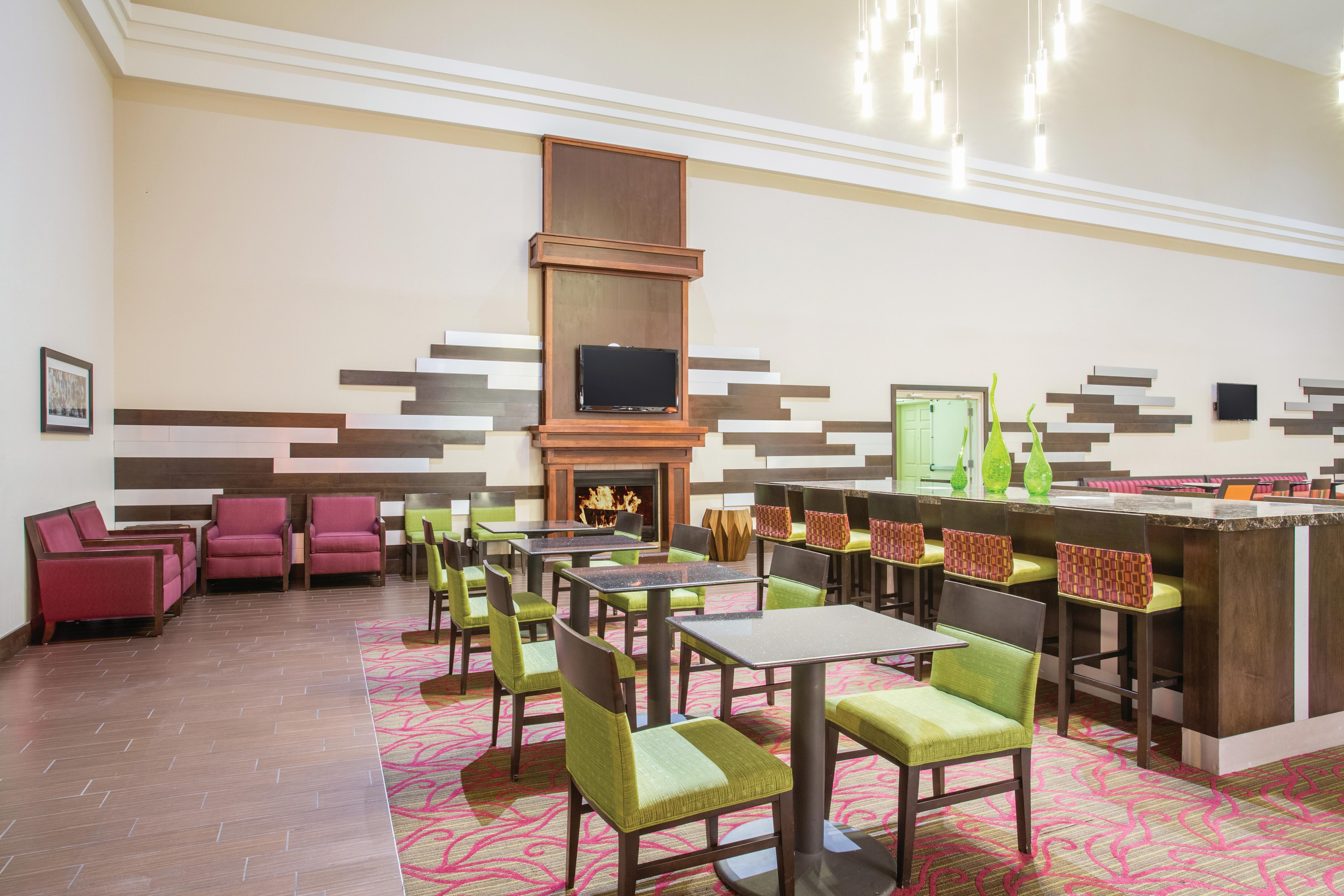 La Quinta Inn & Suites by Wyndham Conference Center Prescott | Prescott ...