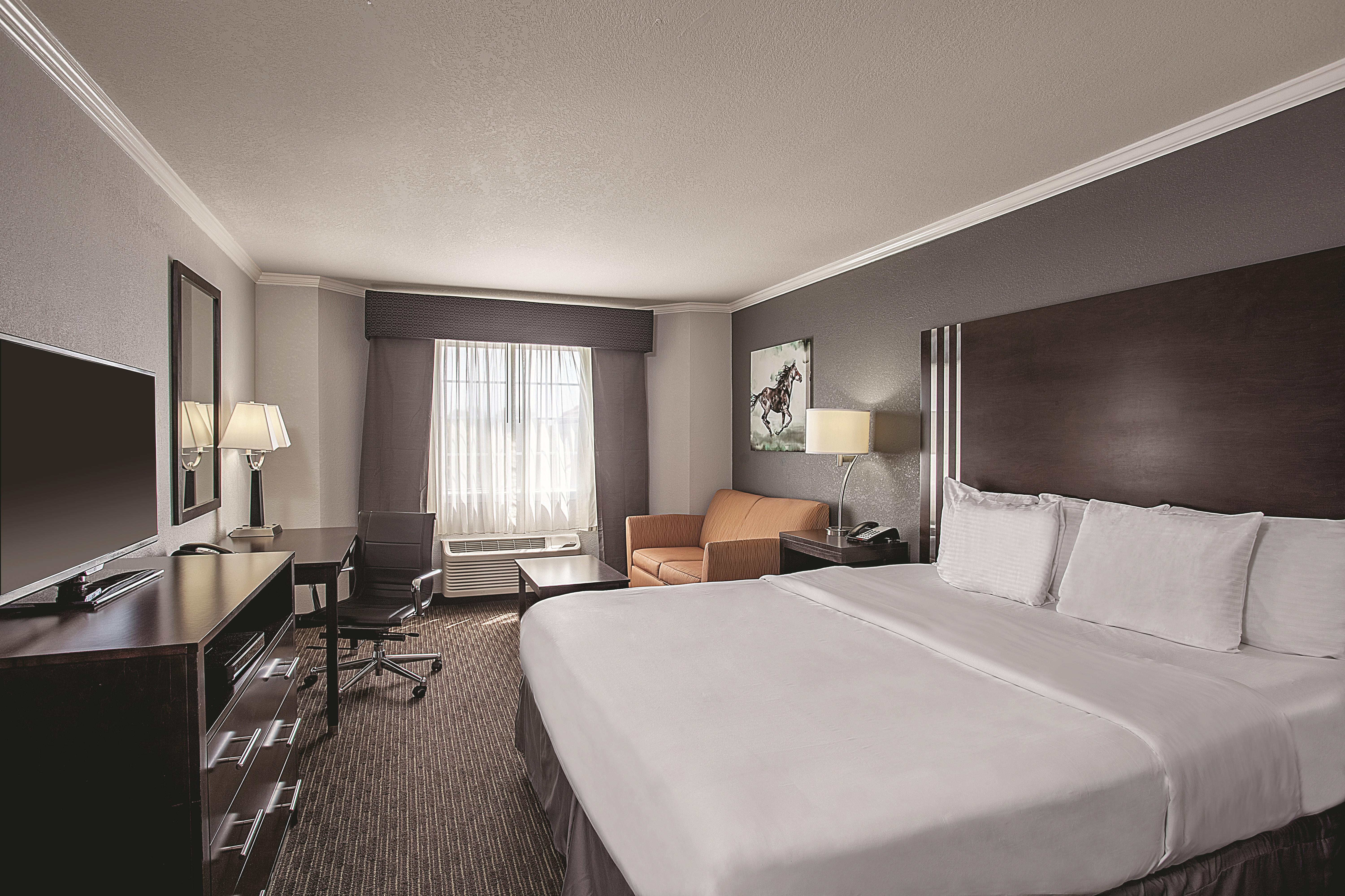 La Quinta Inn & Suites by Wyndham Davis | Davis, CA Hotels