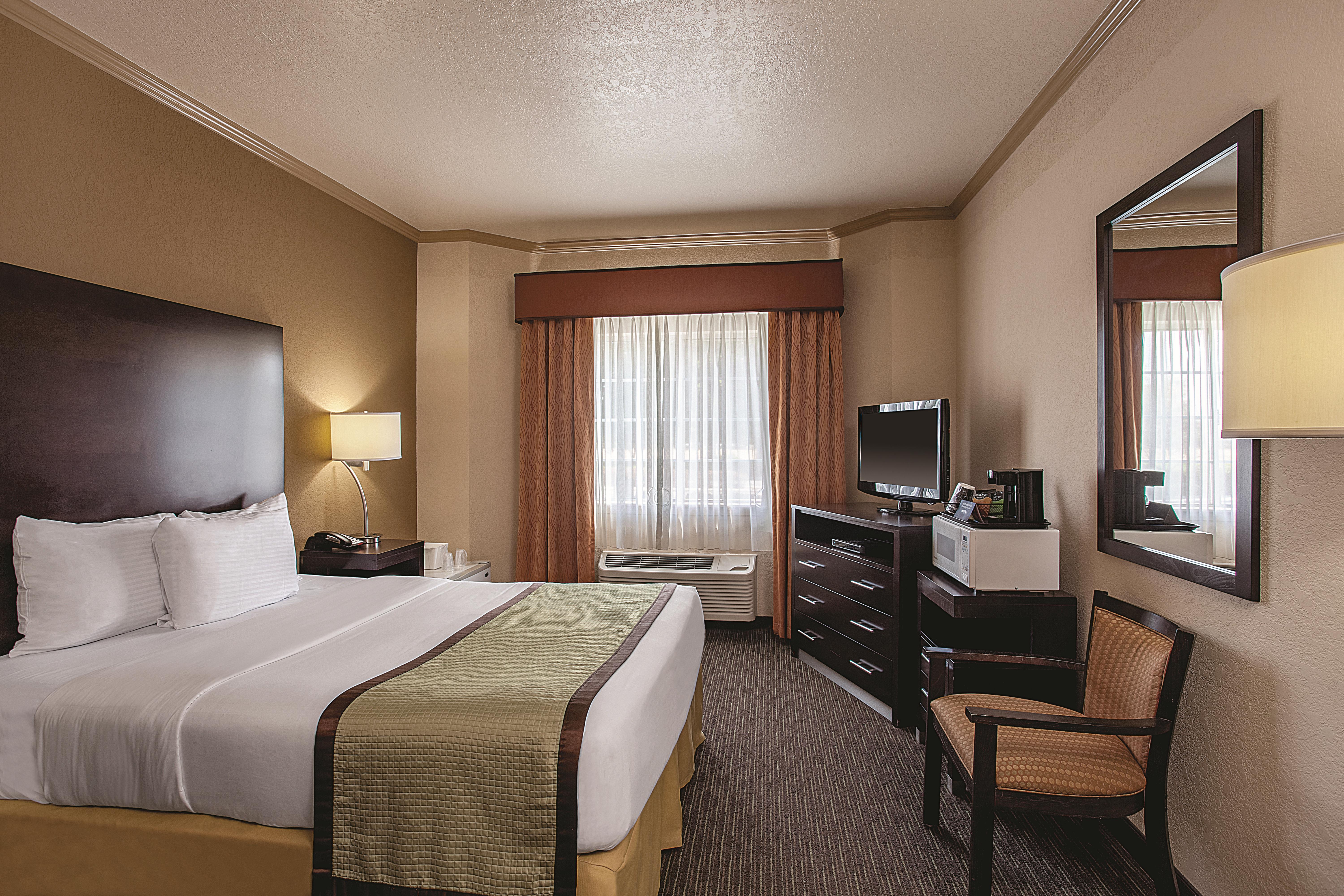 La Quinta Inn & Suites by Wyndham Davis | Davis, CA Hotels