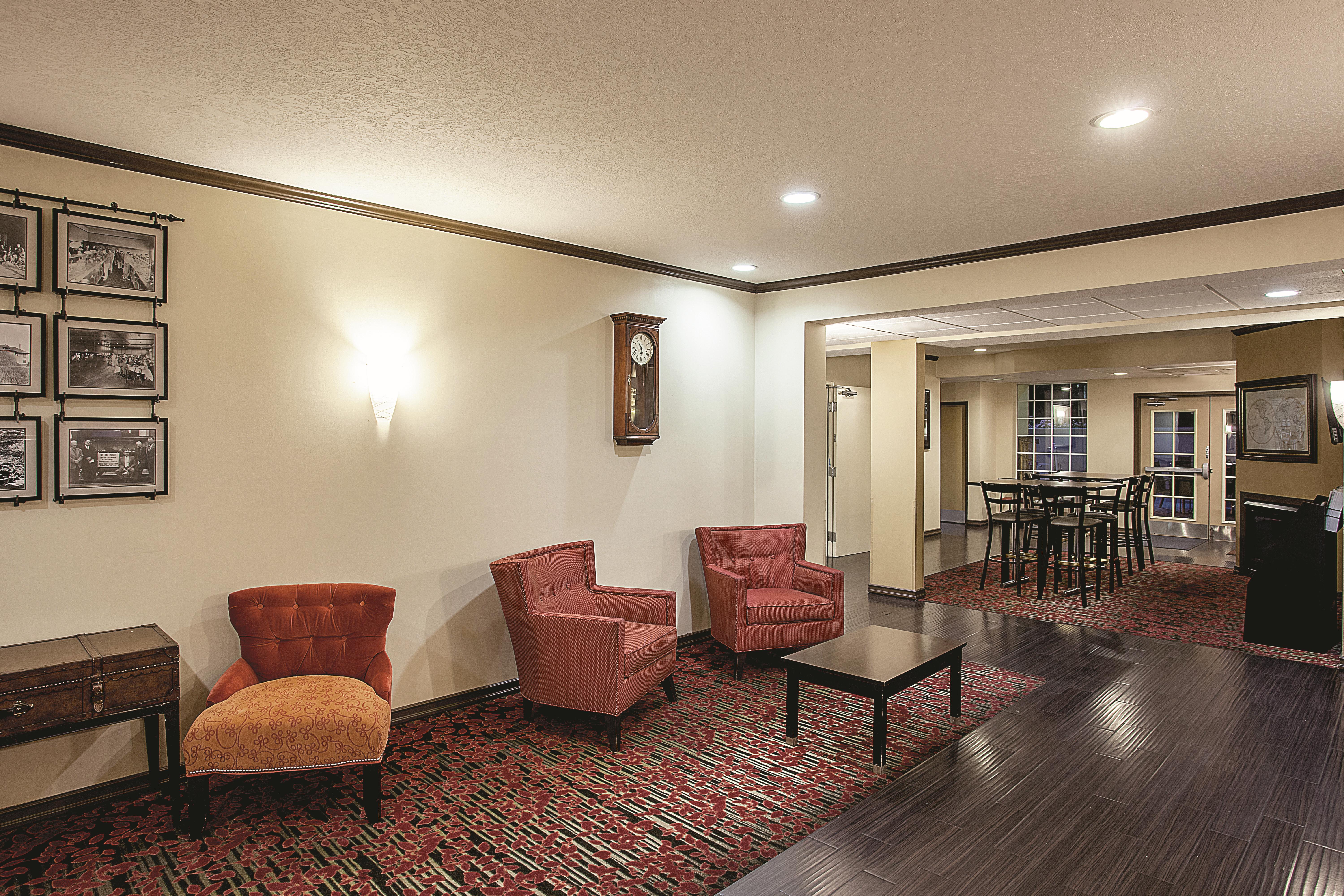 La Quinta Inn & Suites by Wyndham Davis | Davis, CA Hotels
