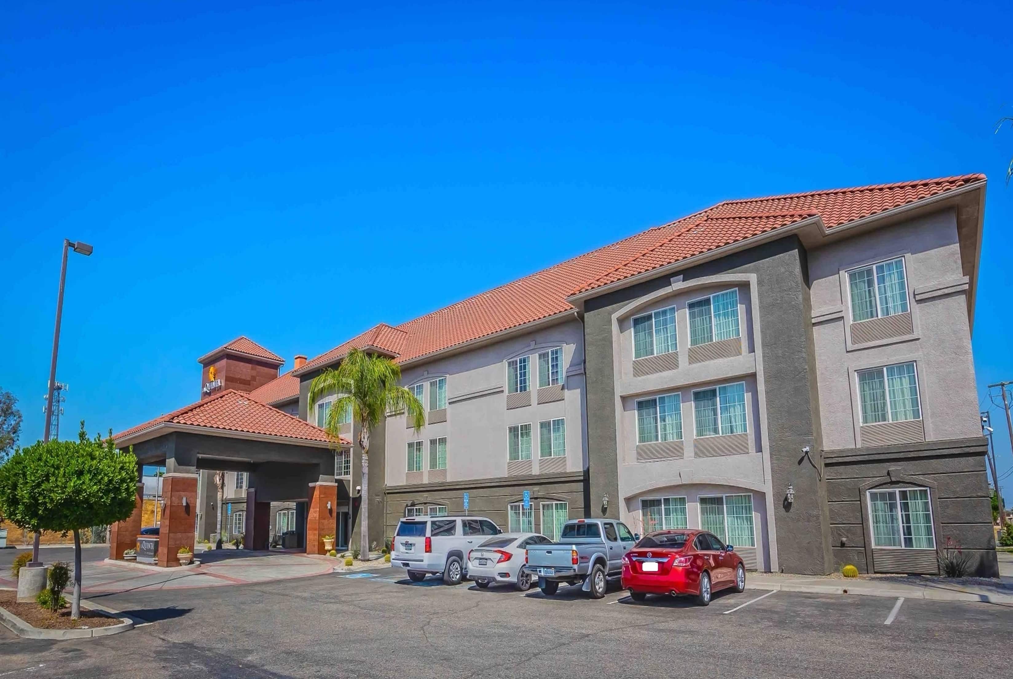 La Quinta Inn & Suites by Wyndham Fowler | Fowler, CA Hotels