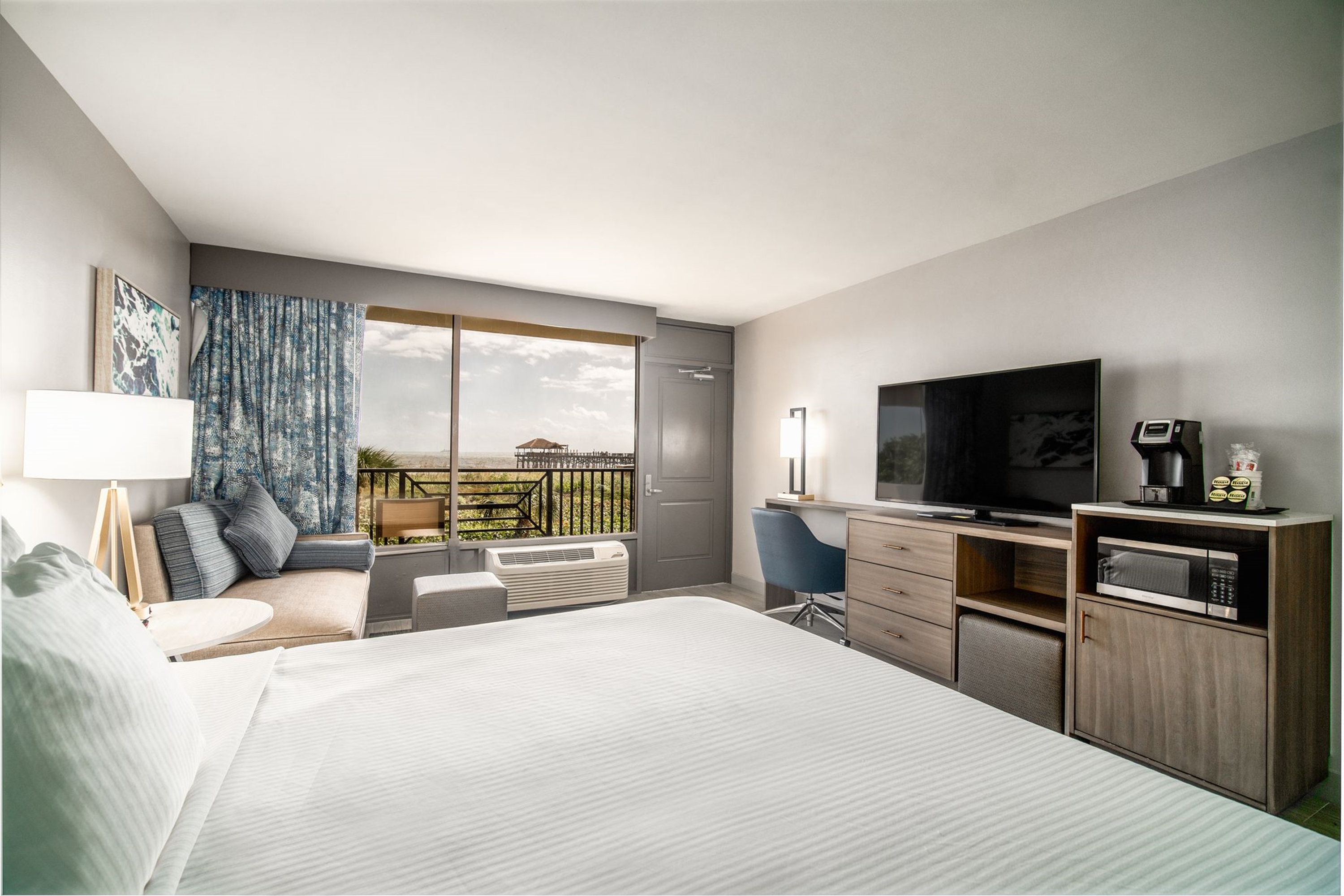 La Quinta Inn & Suites by Wyndham Cocoa Beach Oceanfront | Cocoa Beach ...