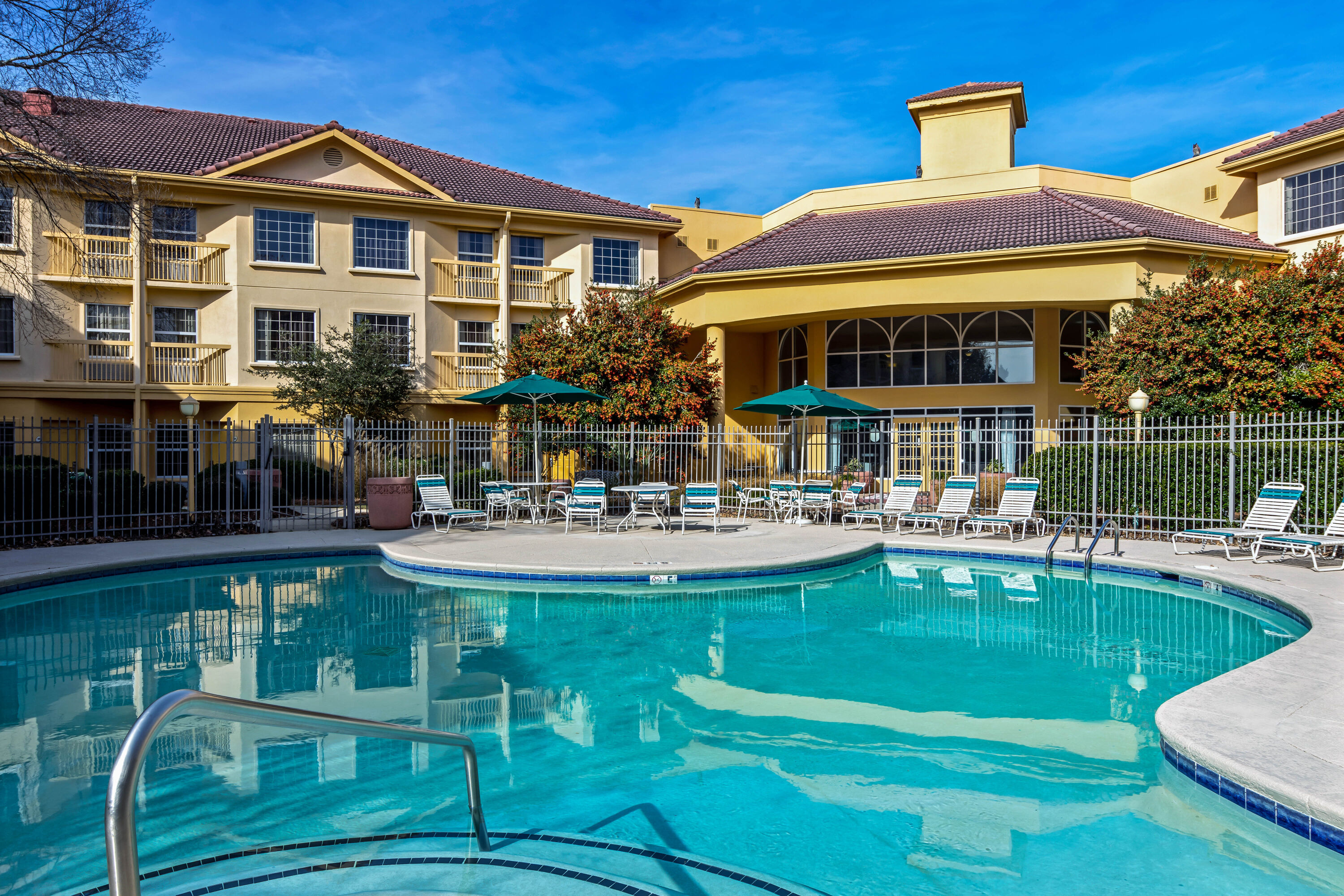 La Quinta Inn & Suites by Wyndham Macon | Macon, GA Hotels