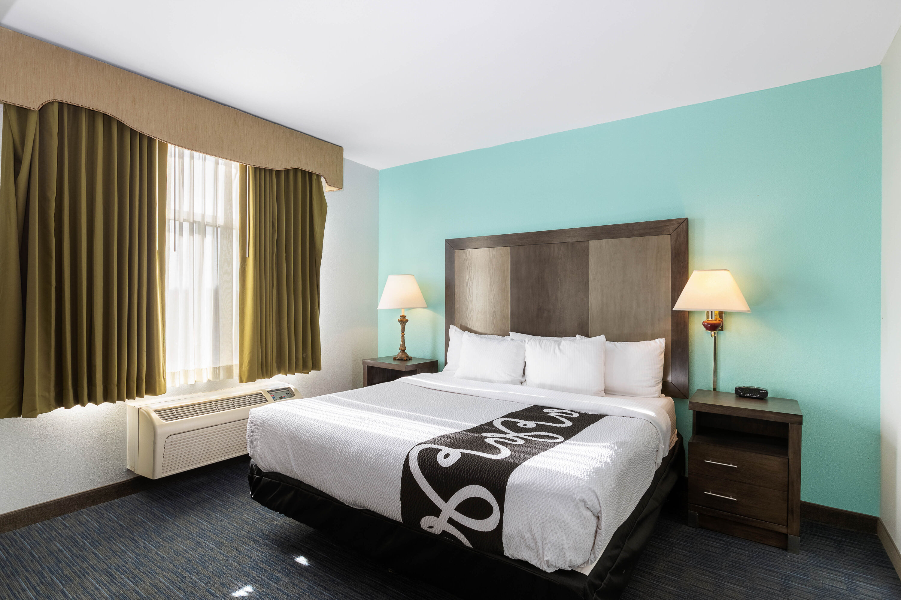 La Quinta Inn & Suites by Wyndham Omaha Airport Downtown | Carter Lake ...