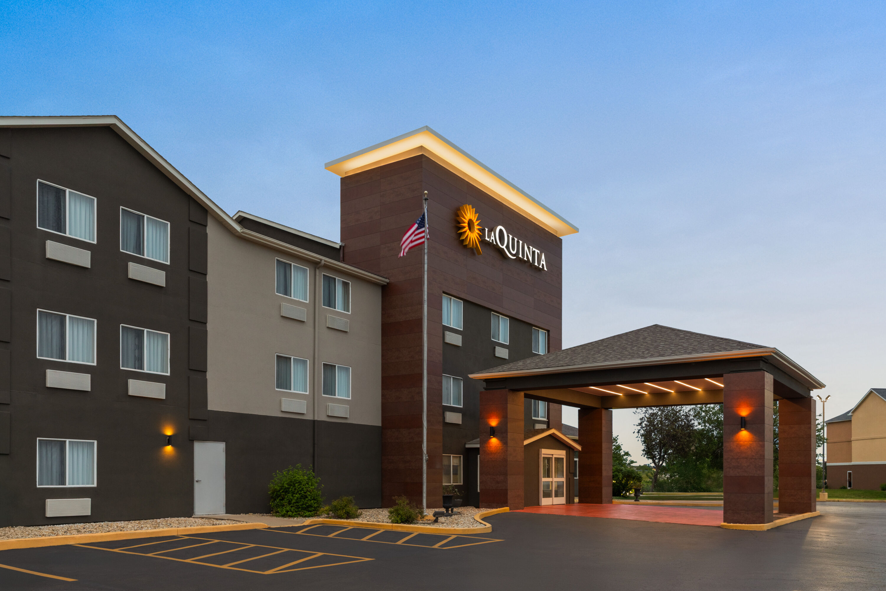 La Quinta Inn & Suites by Wyndham Peru Starved Rock St Park | Peru, IL ...