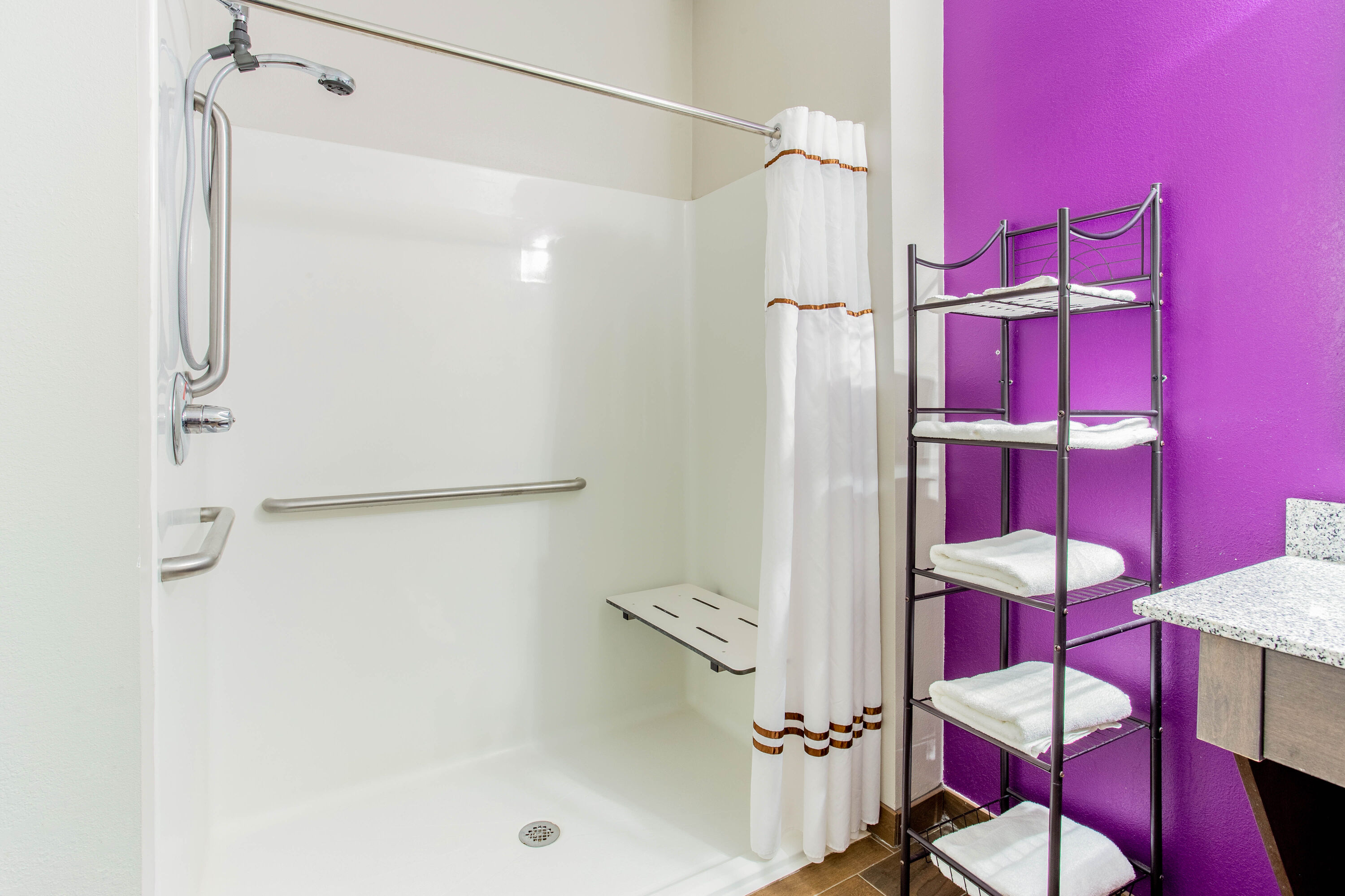 La Quinta Inn & Suites by Wyndham Springfield IL | Springfield, IL Hotels