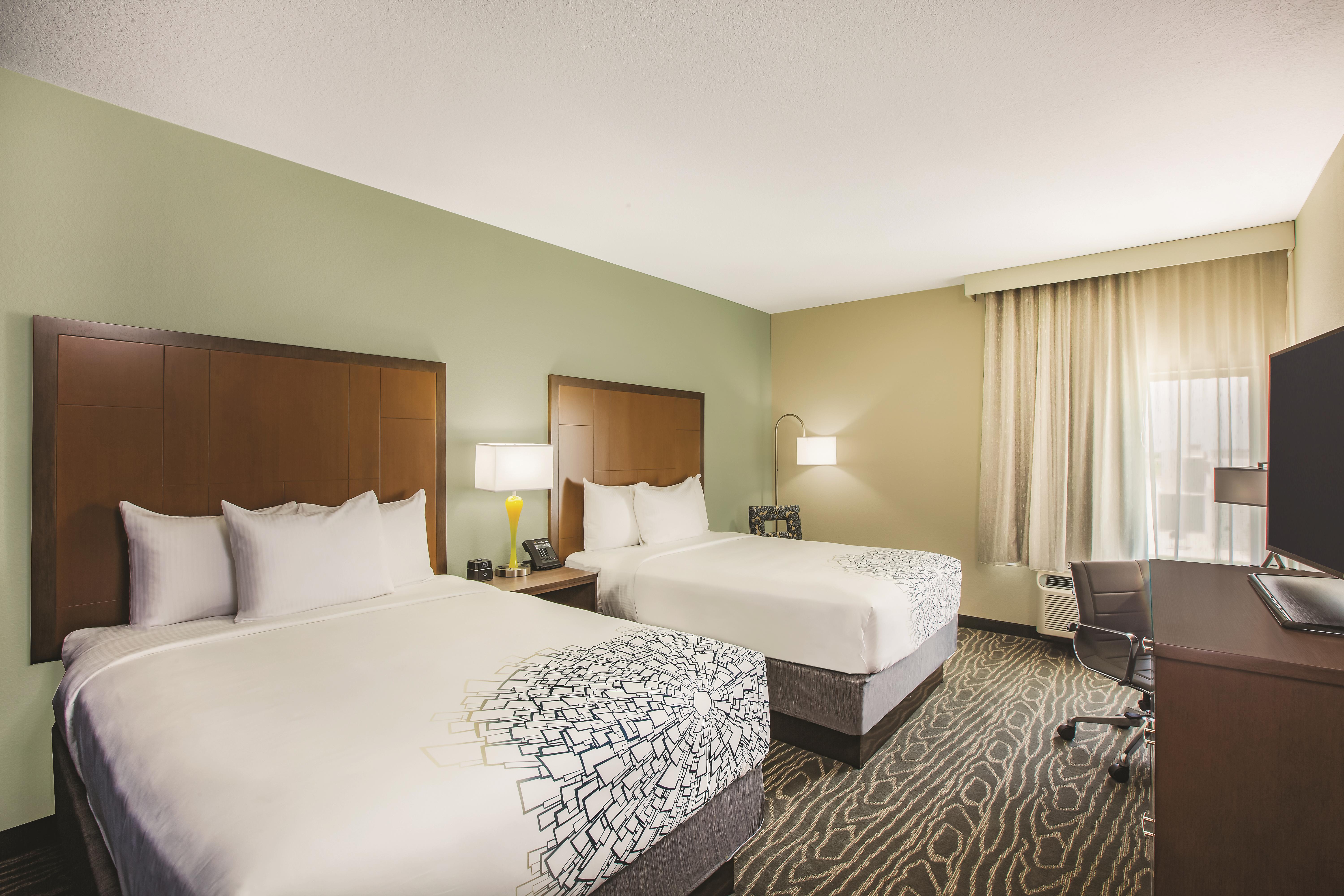 La Quinta Inn & Suites by Wyndham Wichita Northeast | Wichita, KS Hotels