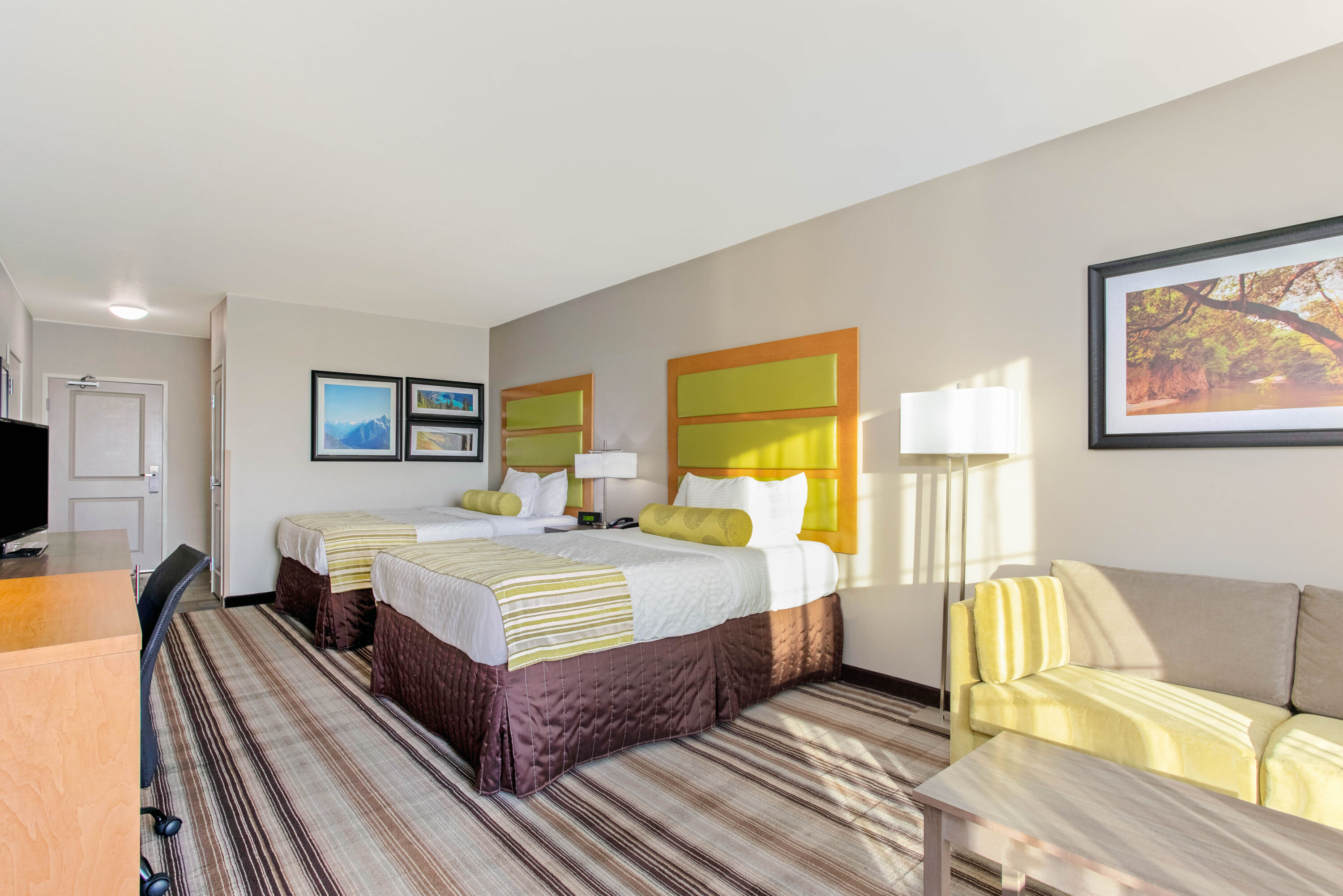 La Quinta Inn & Suites by Wyndham Paducah | Paducah, KY Hotels