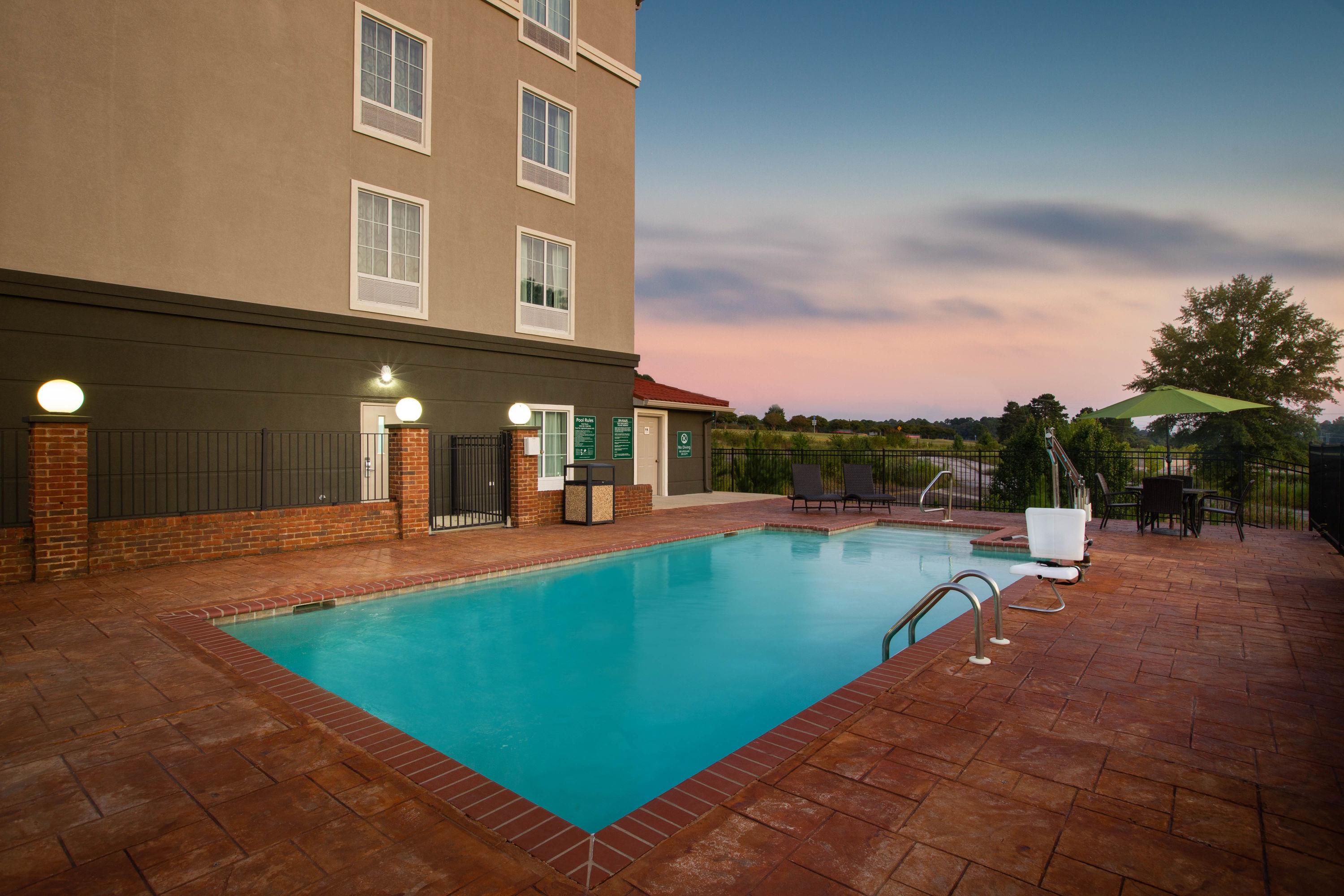 La Quinta Inn & Suites by Wyndham Tupelo | Tupelo, MS Hotels