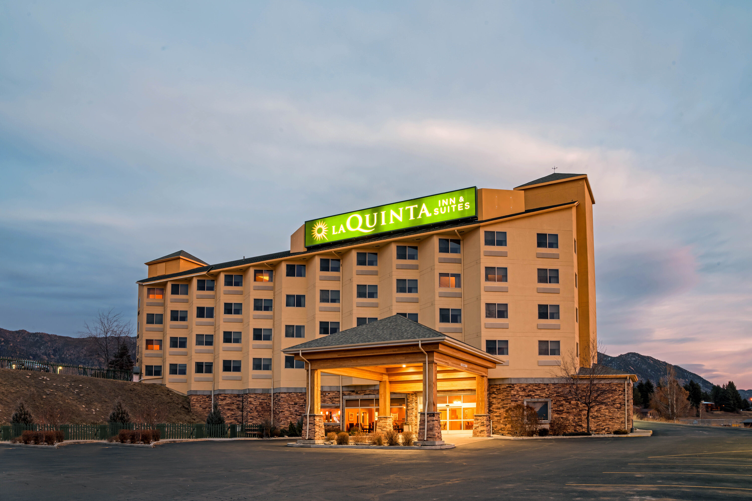 La Quinta Inn & Suites by Wyndham Butte | Butte, MT Hotels
