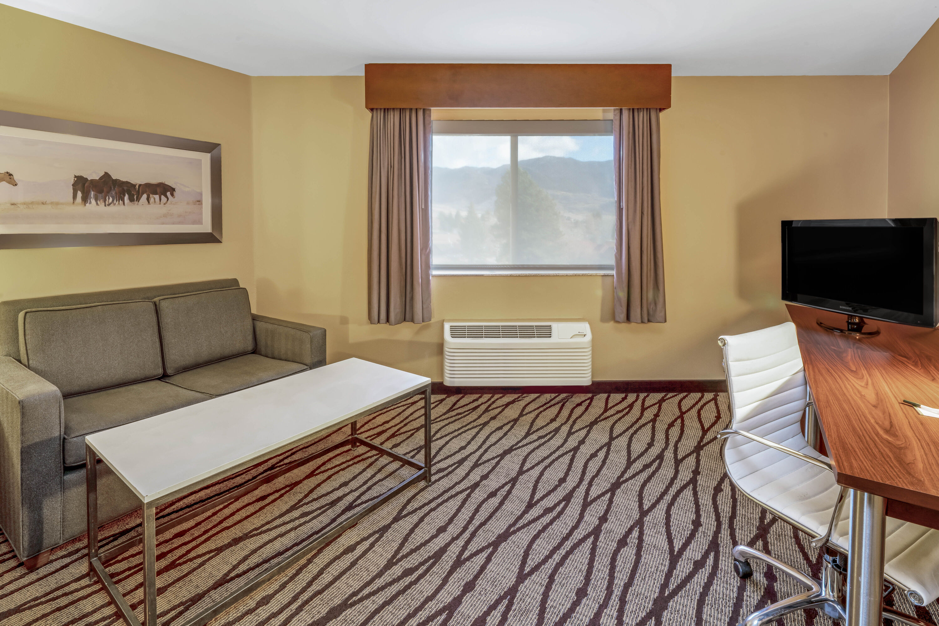 La Quinta Inn & Suites by Wyndham Butte | Butte, MT Hotels