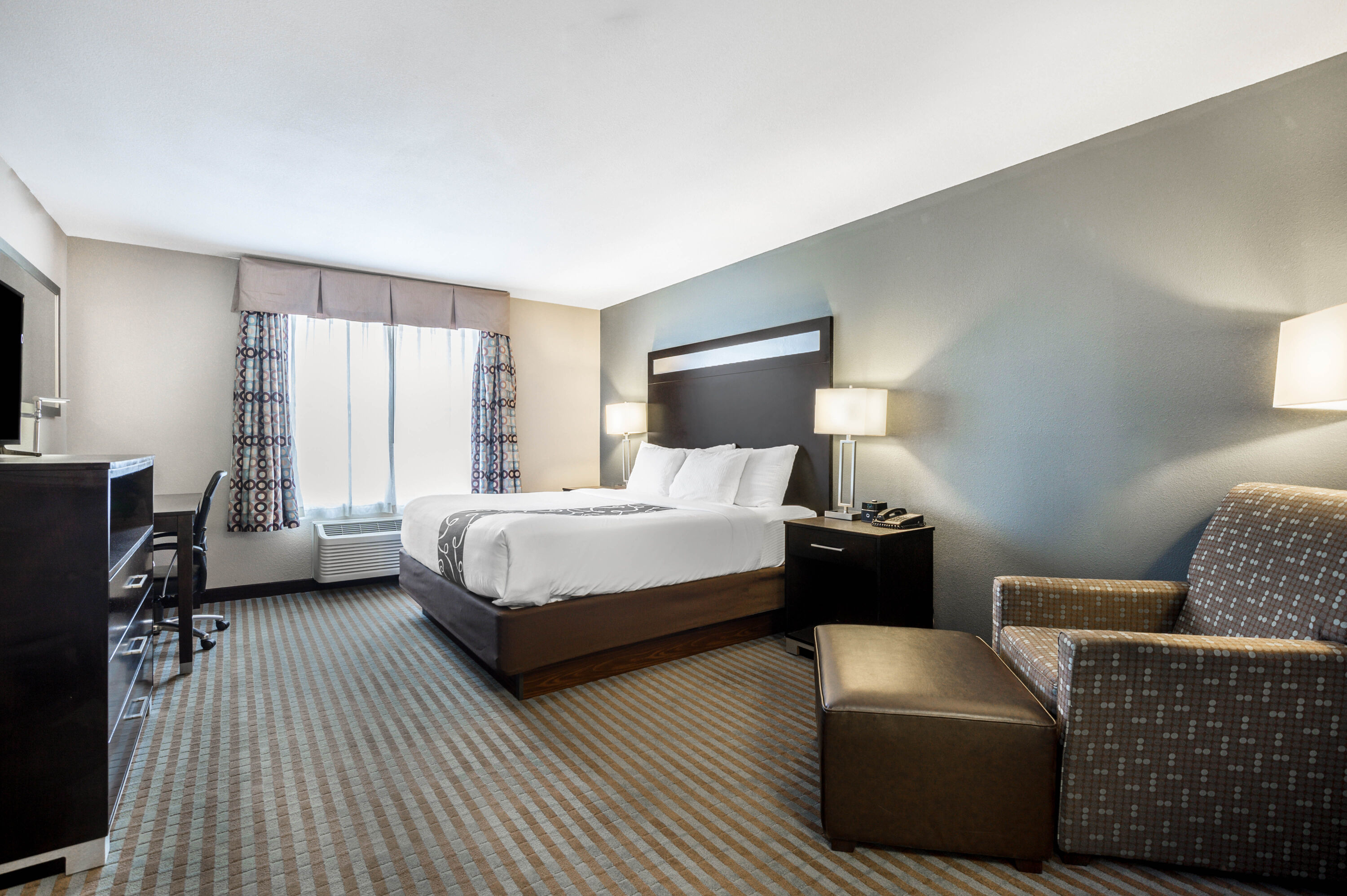 La Quinta Inn & Suites by Wyndham Glendive | Glendive, MT Hotels
