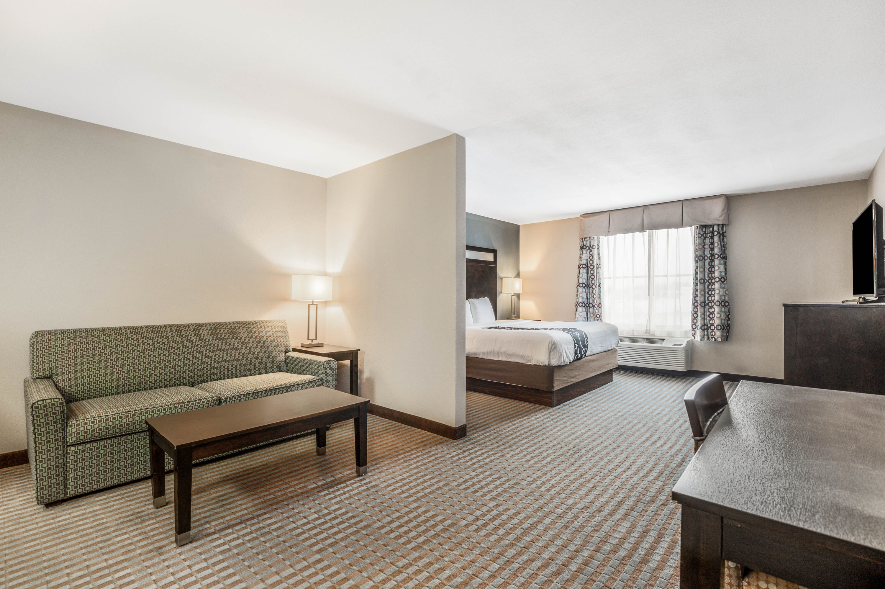 La Quinta Inn & Suites by Wyndham Glendive | Glendive, MT Hotels