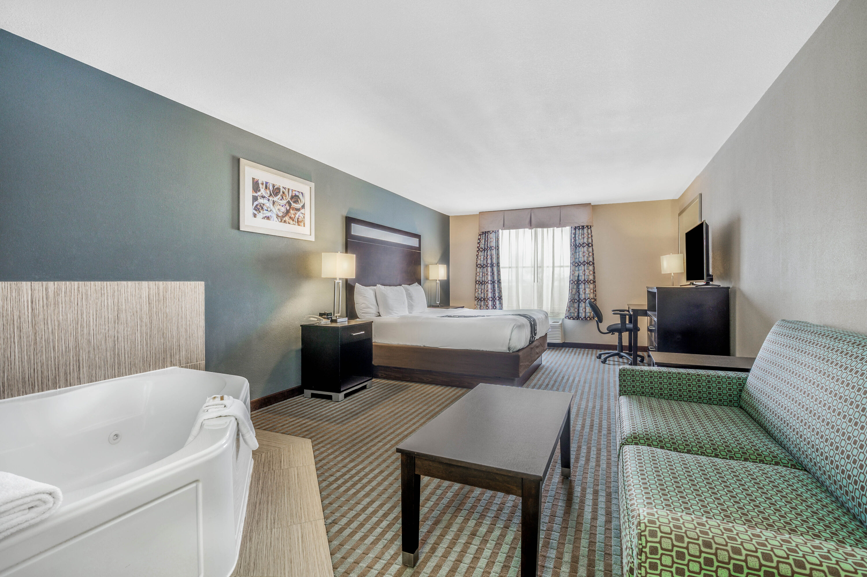 La Quinta Inn & Suites by Wyndham Glendive | Glendive, MT Hotels