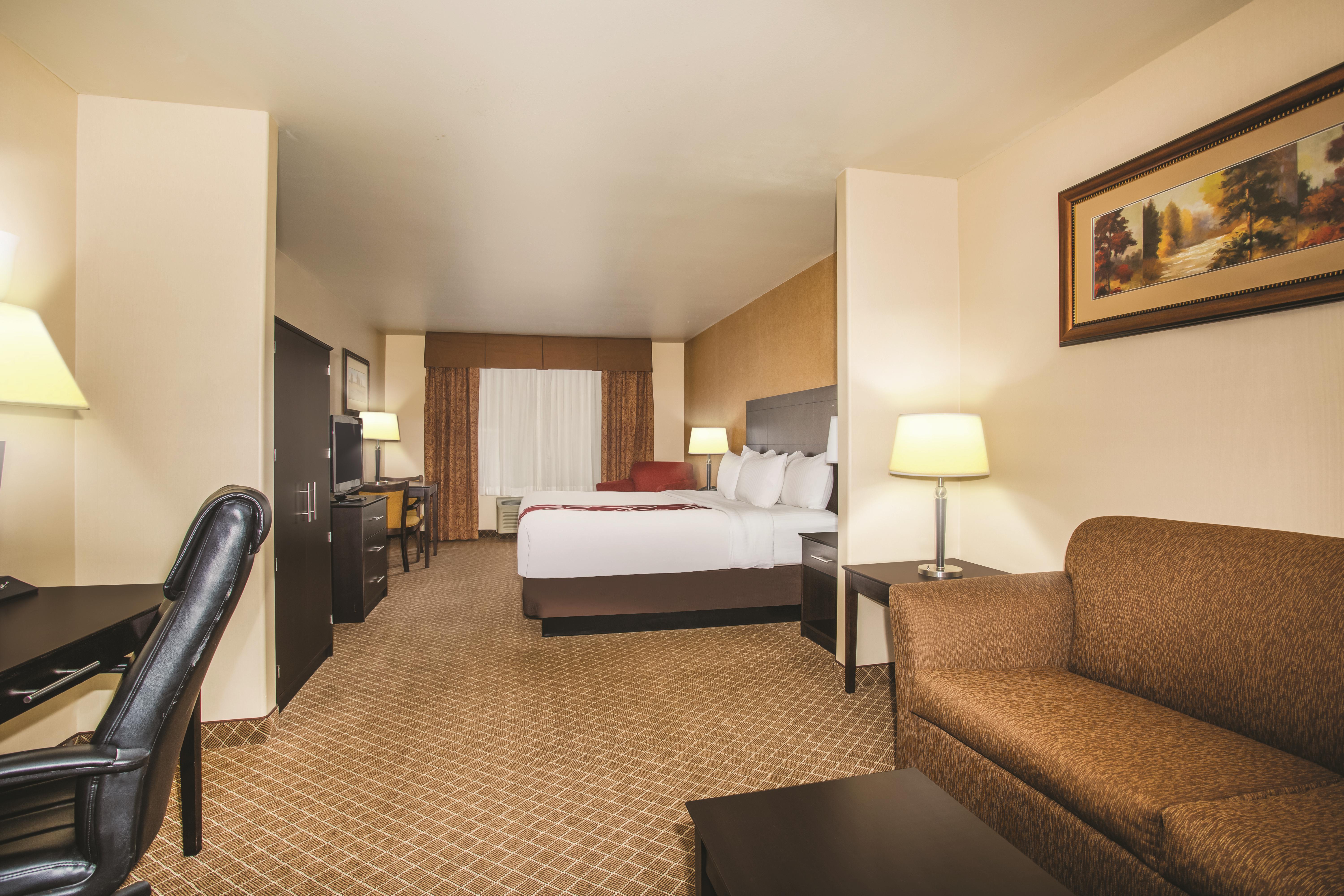 La Quinta Inn & Suites by Wyndham Ely | Ely, NV Hotels