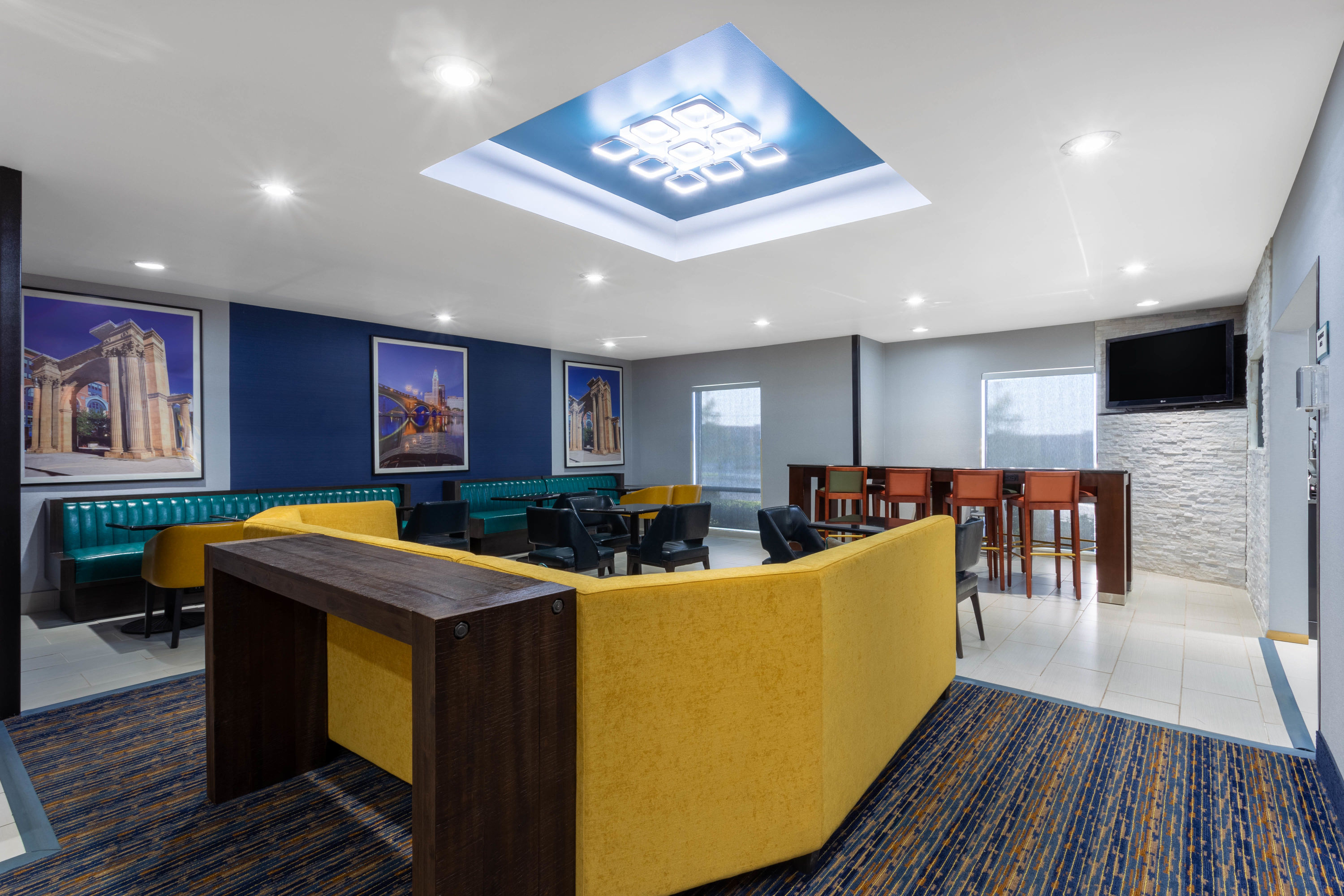 La Quinta Inn & Suites by Wyndham Columbus West - Hilliard | Columbus ...