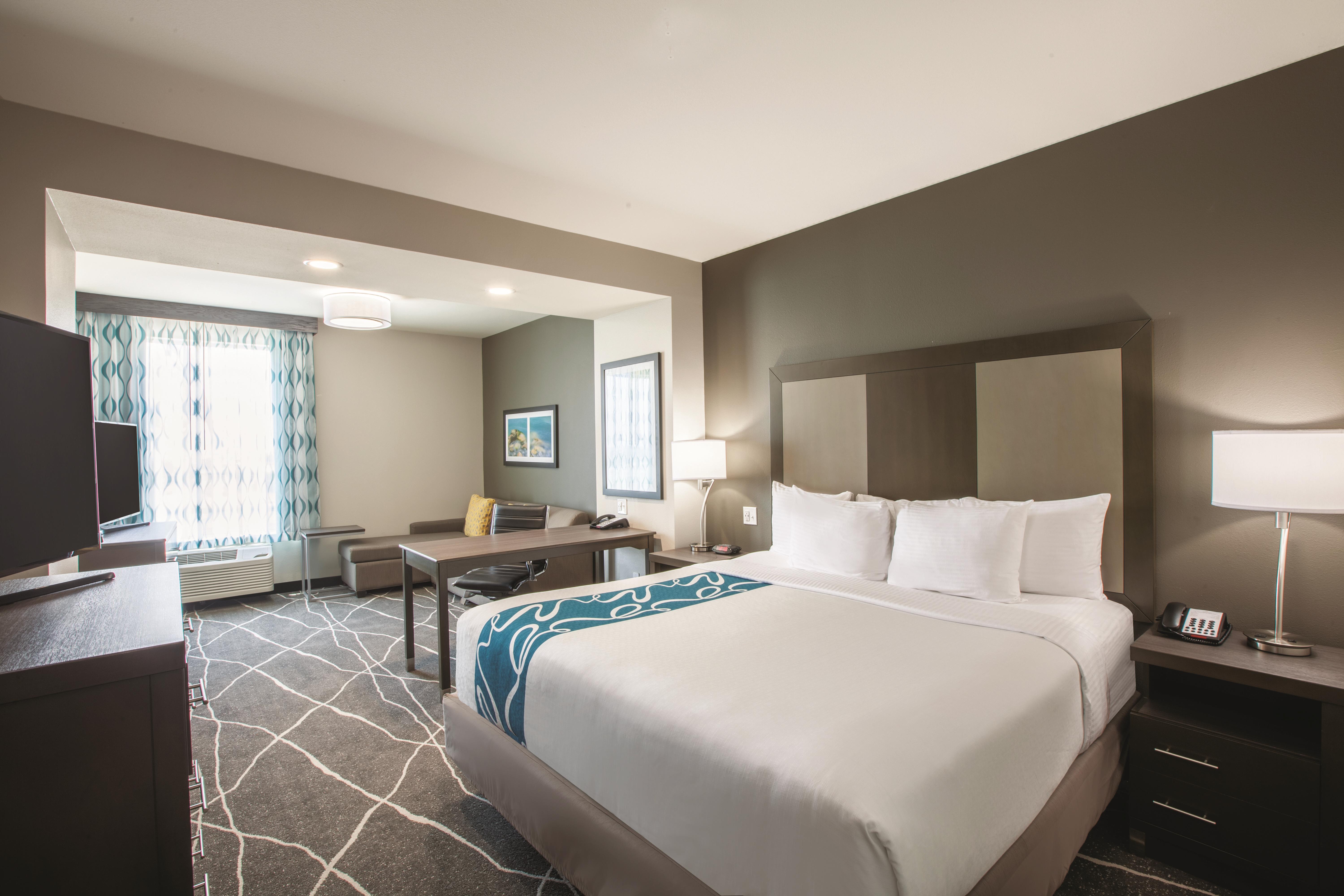 La Quinta Inn & Suites by Wyndham Tulsa Broken Arrow | Broken Arrow, OK ...