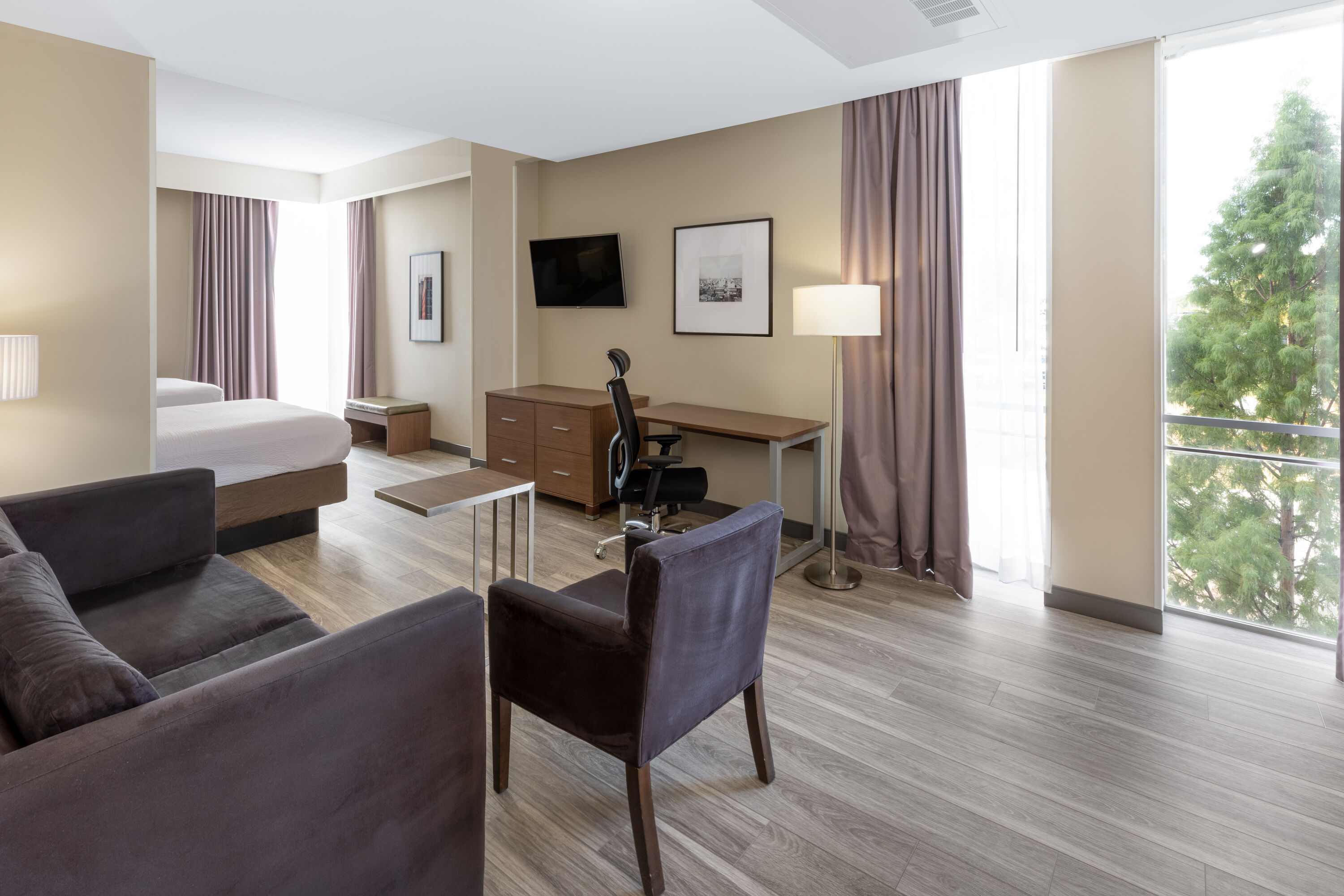 La Quinta Inn & Suites by Wyndham Tulsa Downtown/Route 66 | Tulsa, OK ...