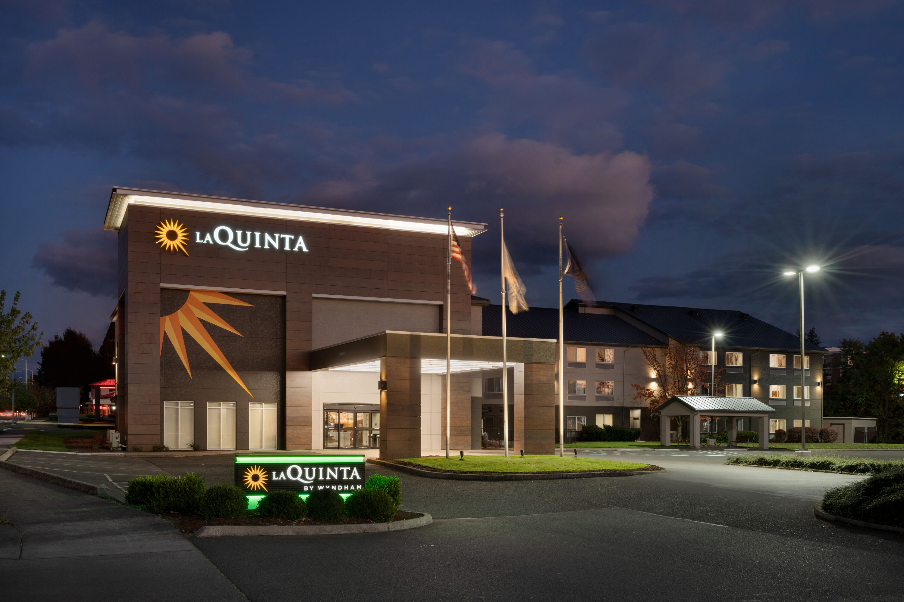 La Quinta Inn & Suites by Wyndham Springfield | Springfield, OR Hotels