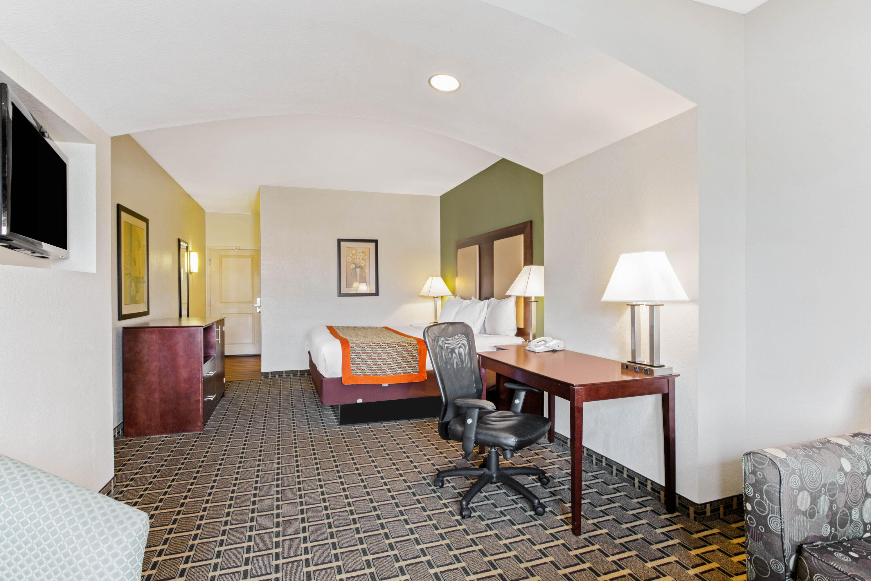 La Quinta Inn & Suites by Wyndham Lancaster | Ronks, PA Hotels