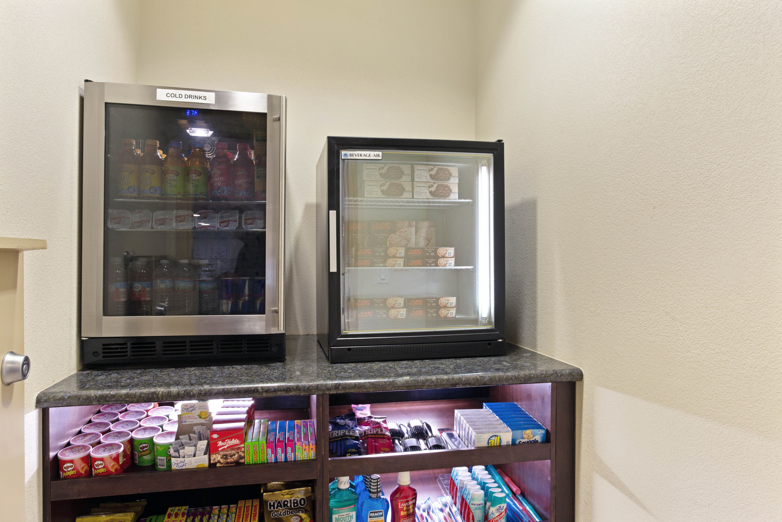 La Quinta Inn & Suites by Wyndham Lancaster | Ronks, PA Hotels