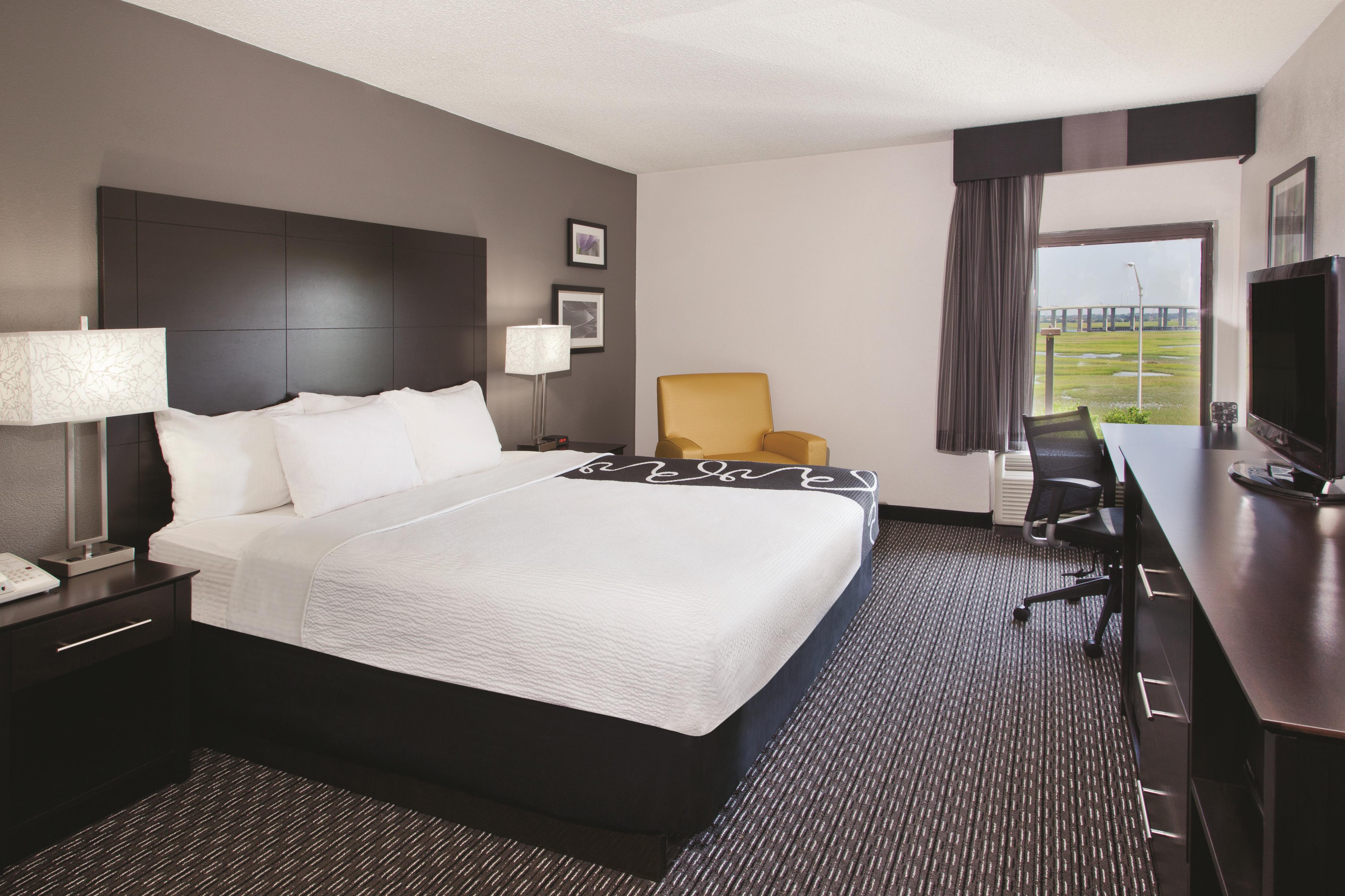 La Quinta Inn & Suites by Wyndham Charleston Riverview | Charleston, SC ...