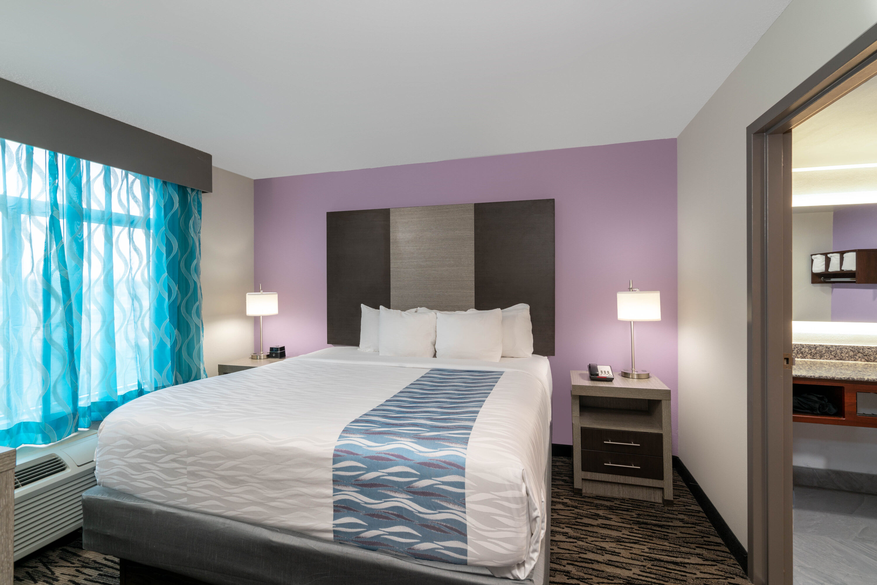 La Quinta Inn & Suites by Wyndham Clarksville | Clarksville, TN Hotels
