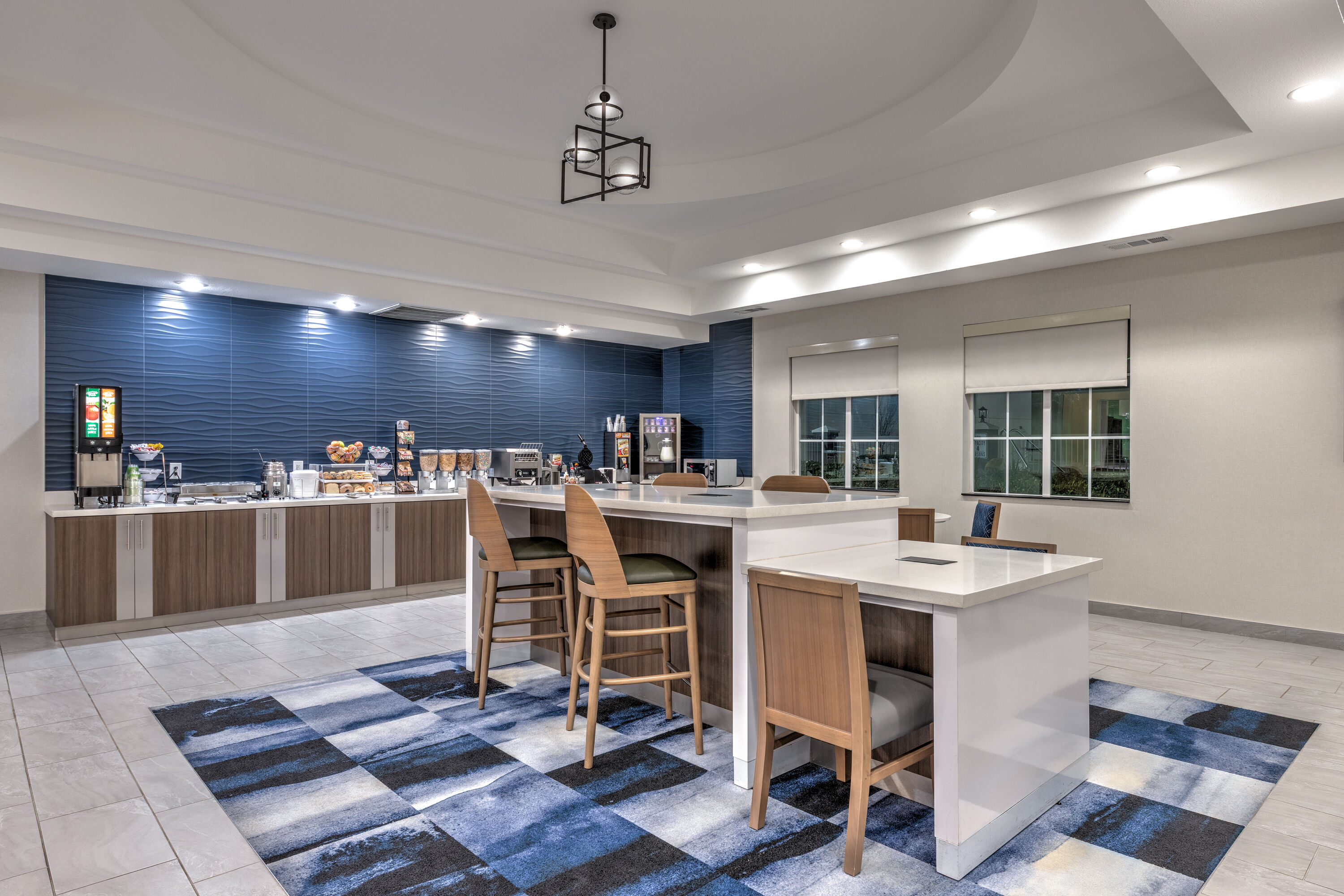 La Quinta Inn & Suites by Wyndham Allen at The Village | Allen, TX Hotels