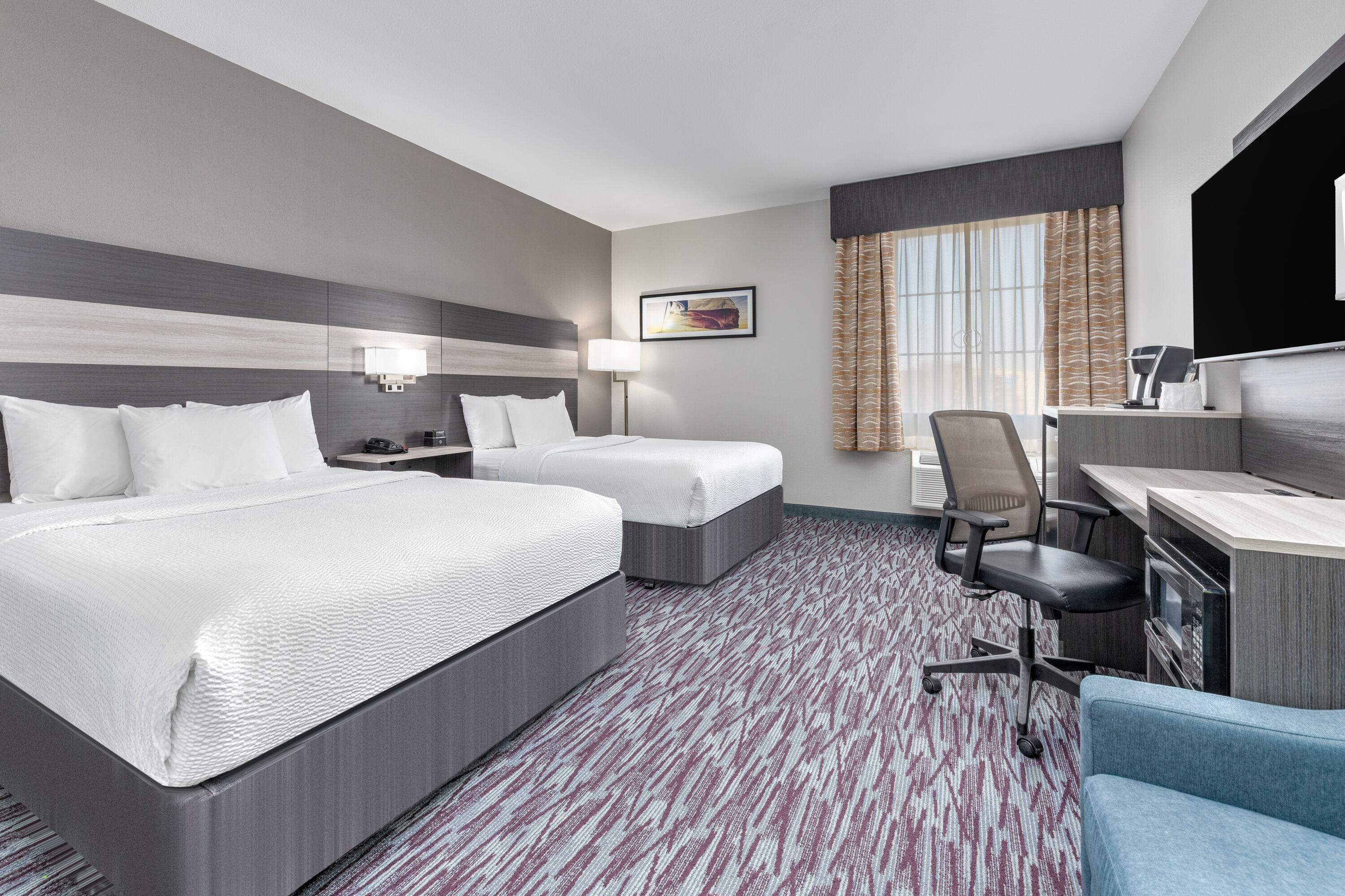 La Quinta Inn & Suites by Wyndham Allen at The Village | Allen, TX Hotels