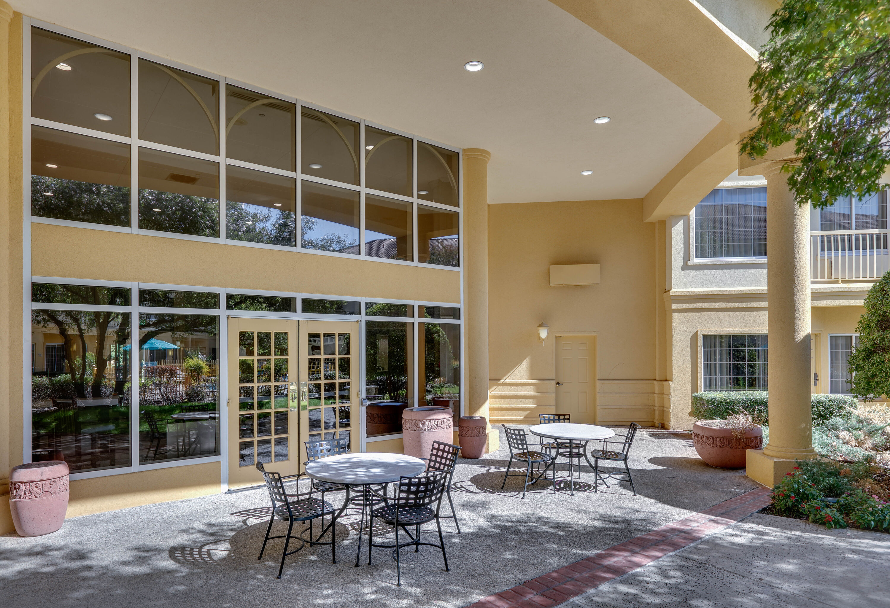 La Quinta Inn & Suites by Wyndham Dallas - Addison Galleria | Dallas ...