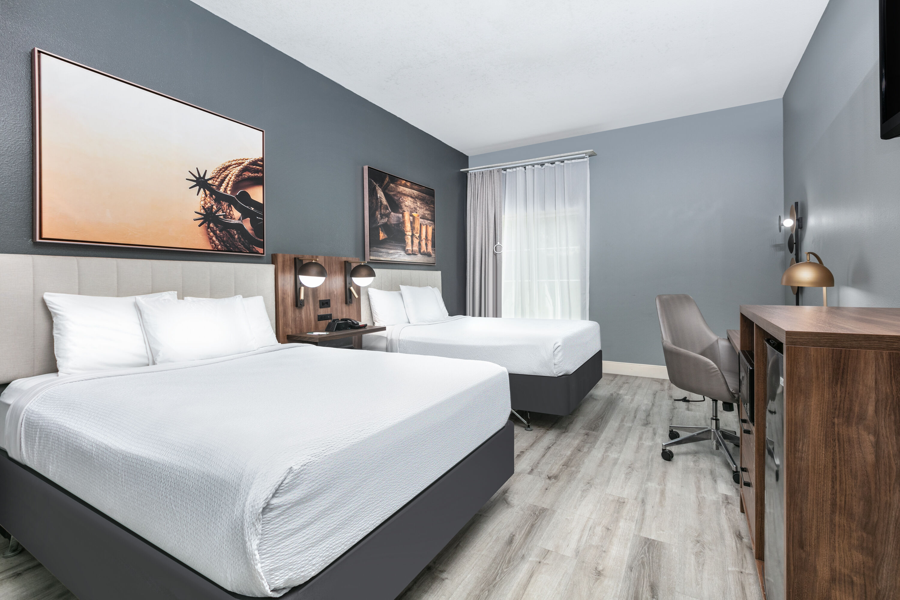 La Quinta Inn & Suites by Wyndham Decatur | Decatur, TX Hotels