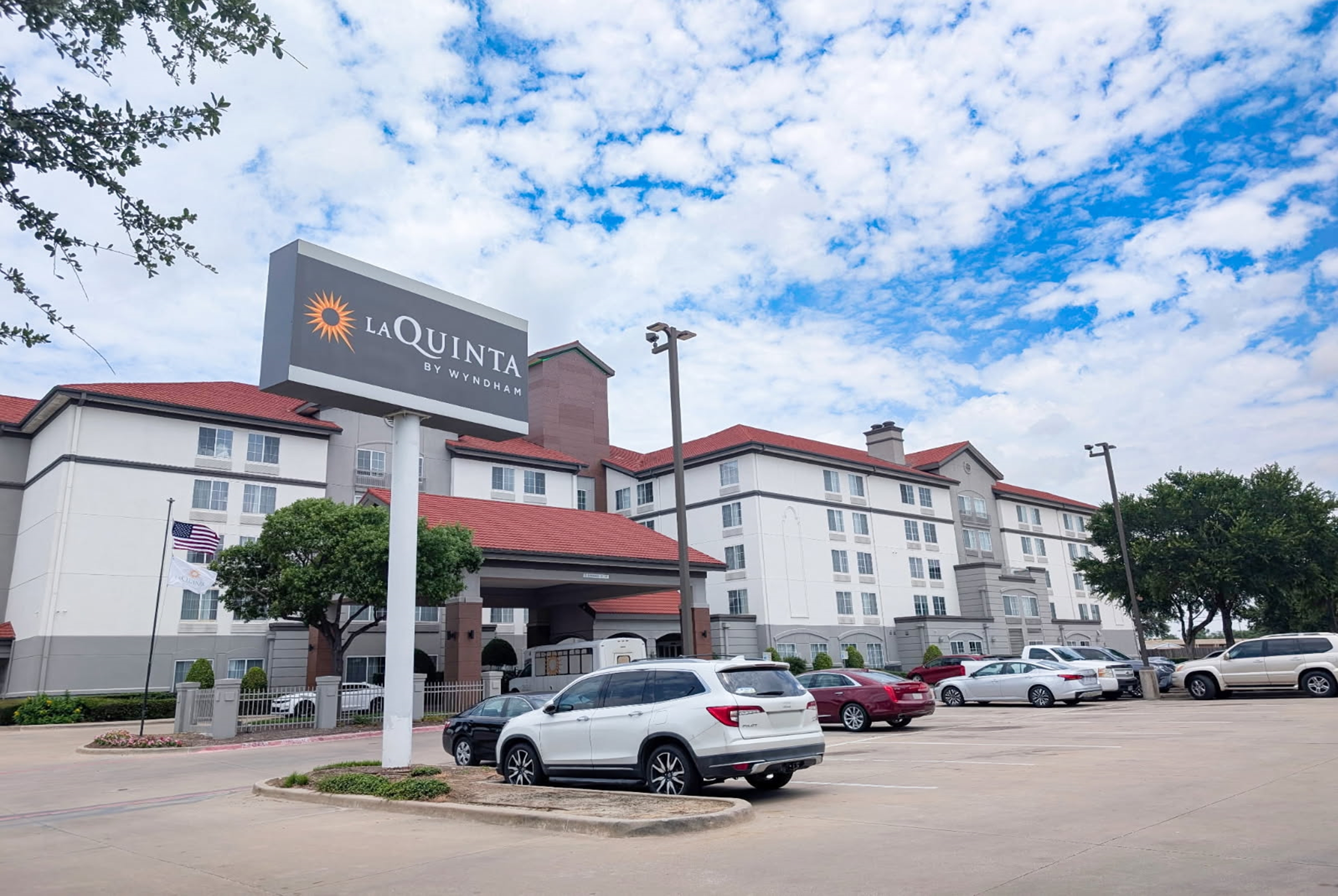 La Quinta Inn & Suites by Wyndham DFW Airport South / Irving | Irving ...