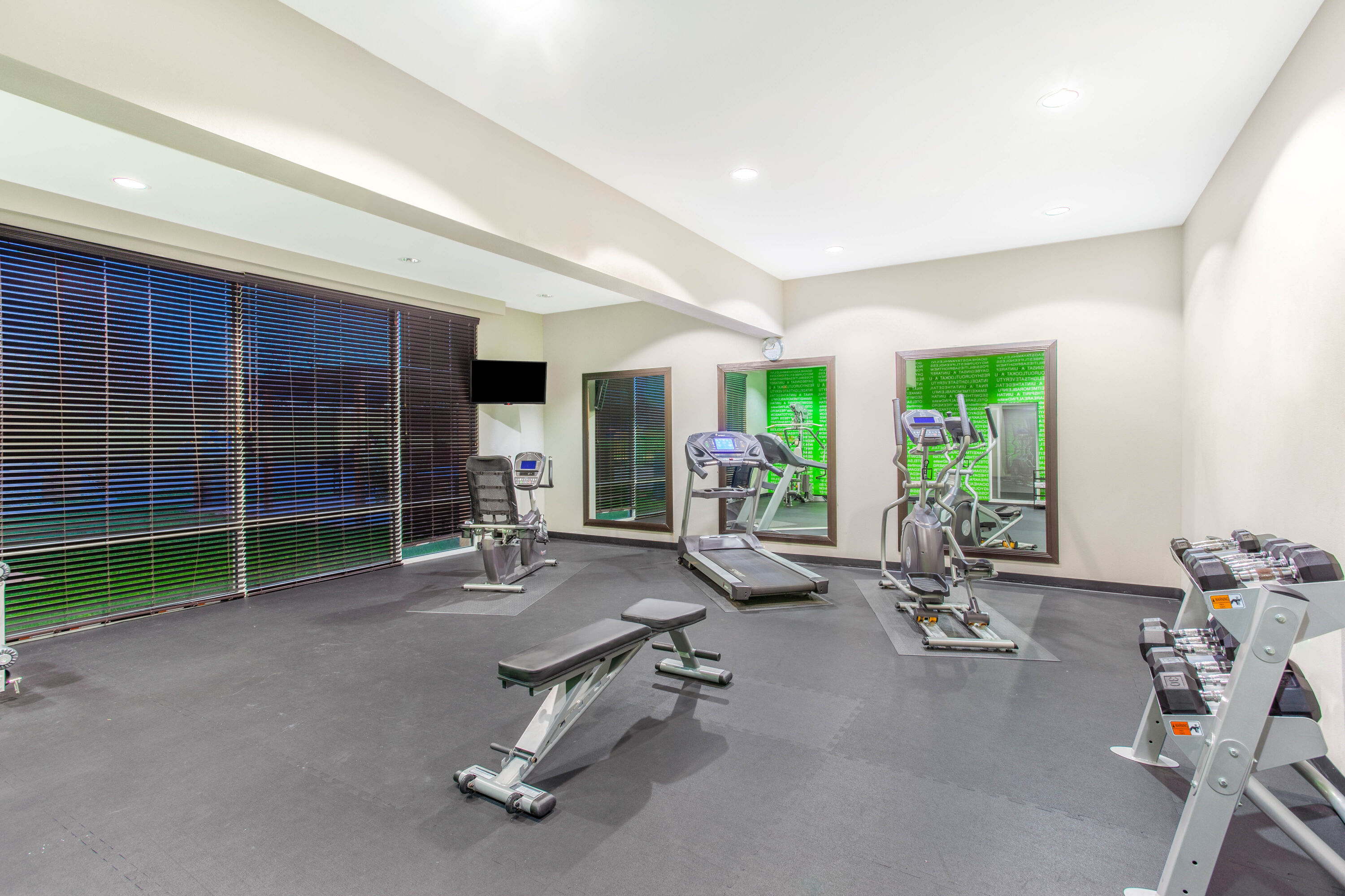 La Quinta Inn & Suites by Wyndham Luling | Luling, TX Hotels