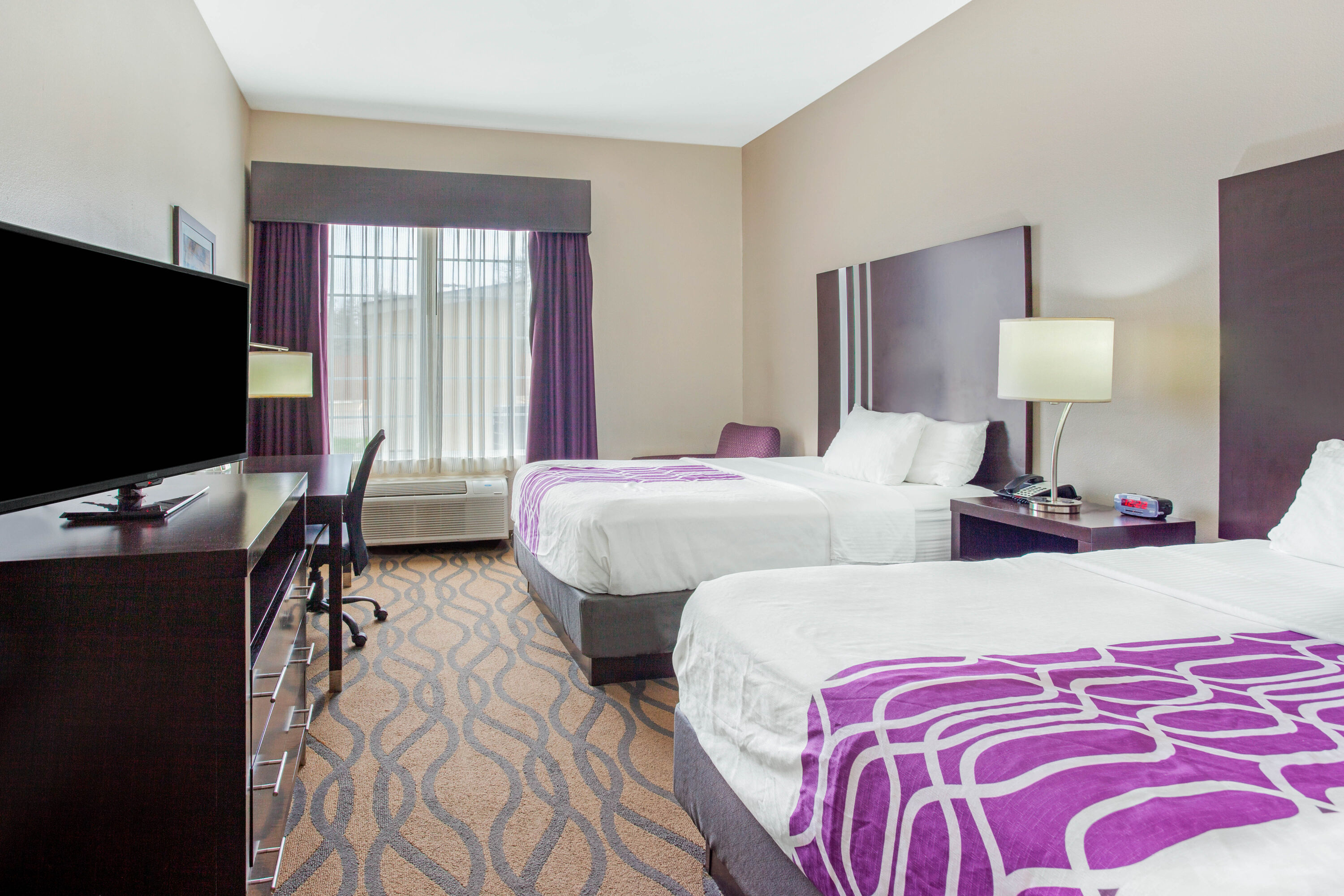 La Quinta Inn & Suites by Wyndham Luling | Luling, TX Hotels