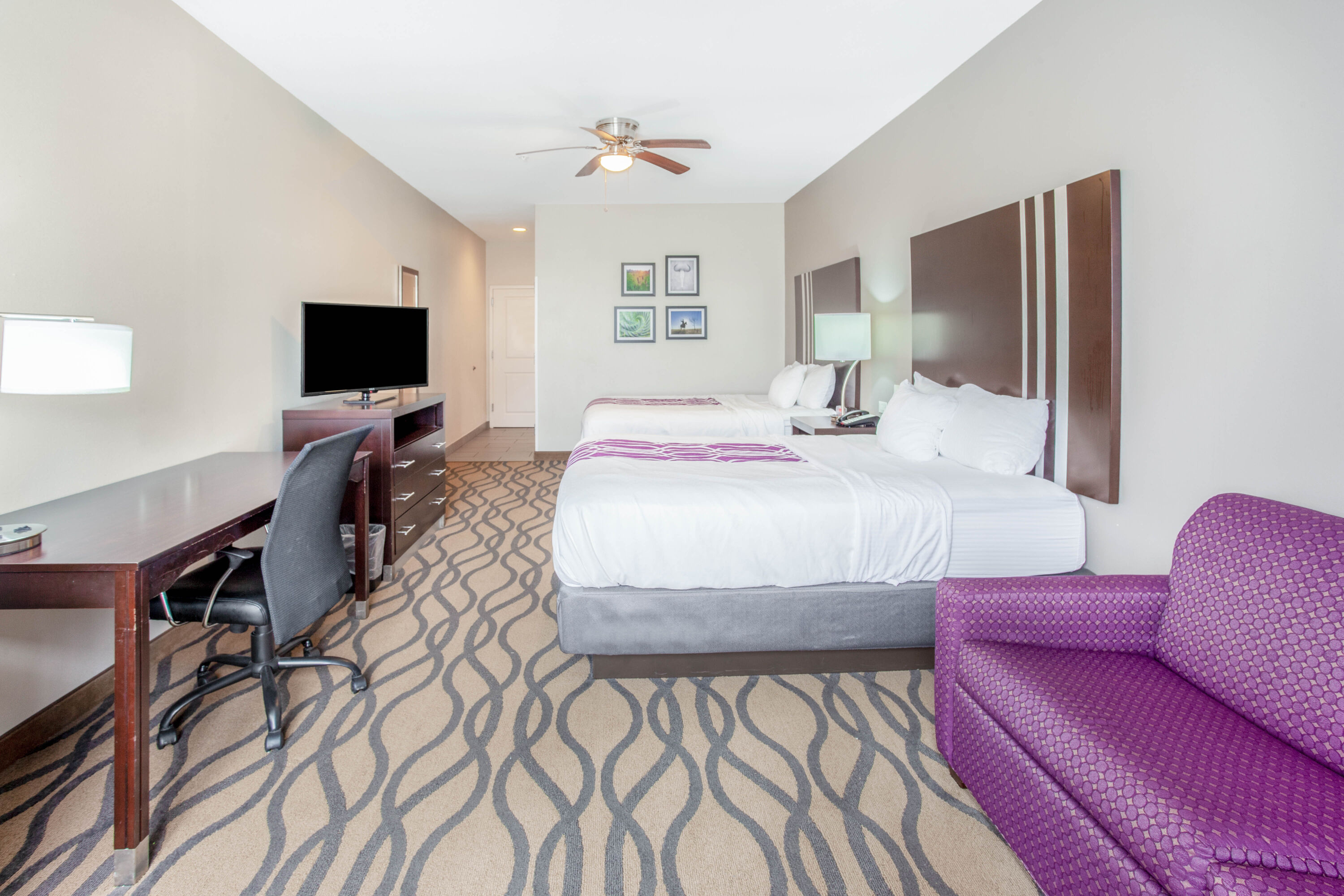 La Quinta Inn & Suites by Wyndham Luling | Luling, TX Hotels