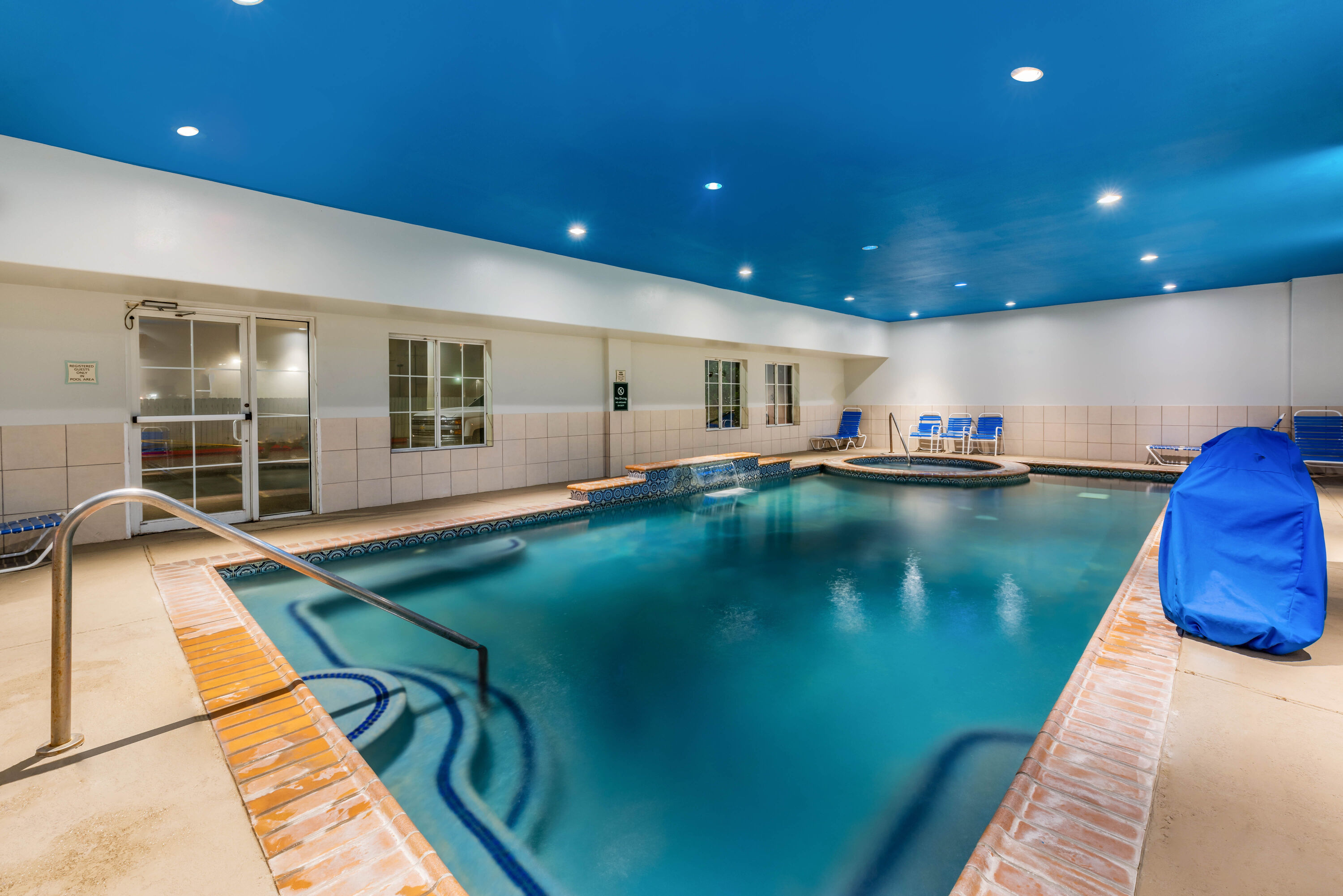 La Quinta Inn & Suites by Wyndham Orange | Orange, TX Hotels