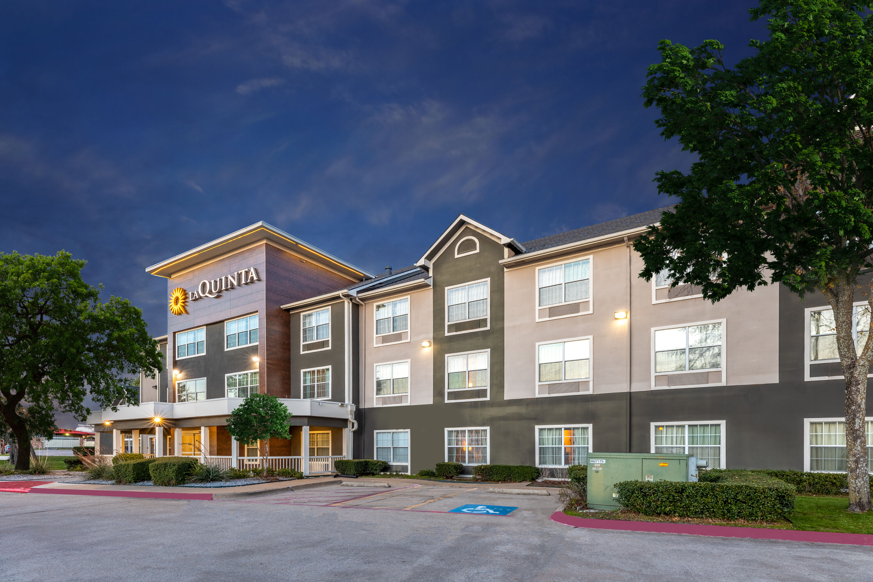 La Quinta Inn & Suites by Wyndham Rockwall | Rockwall, TX Hotels