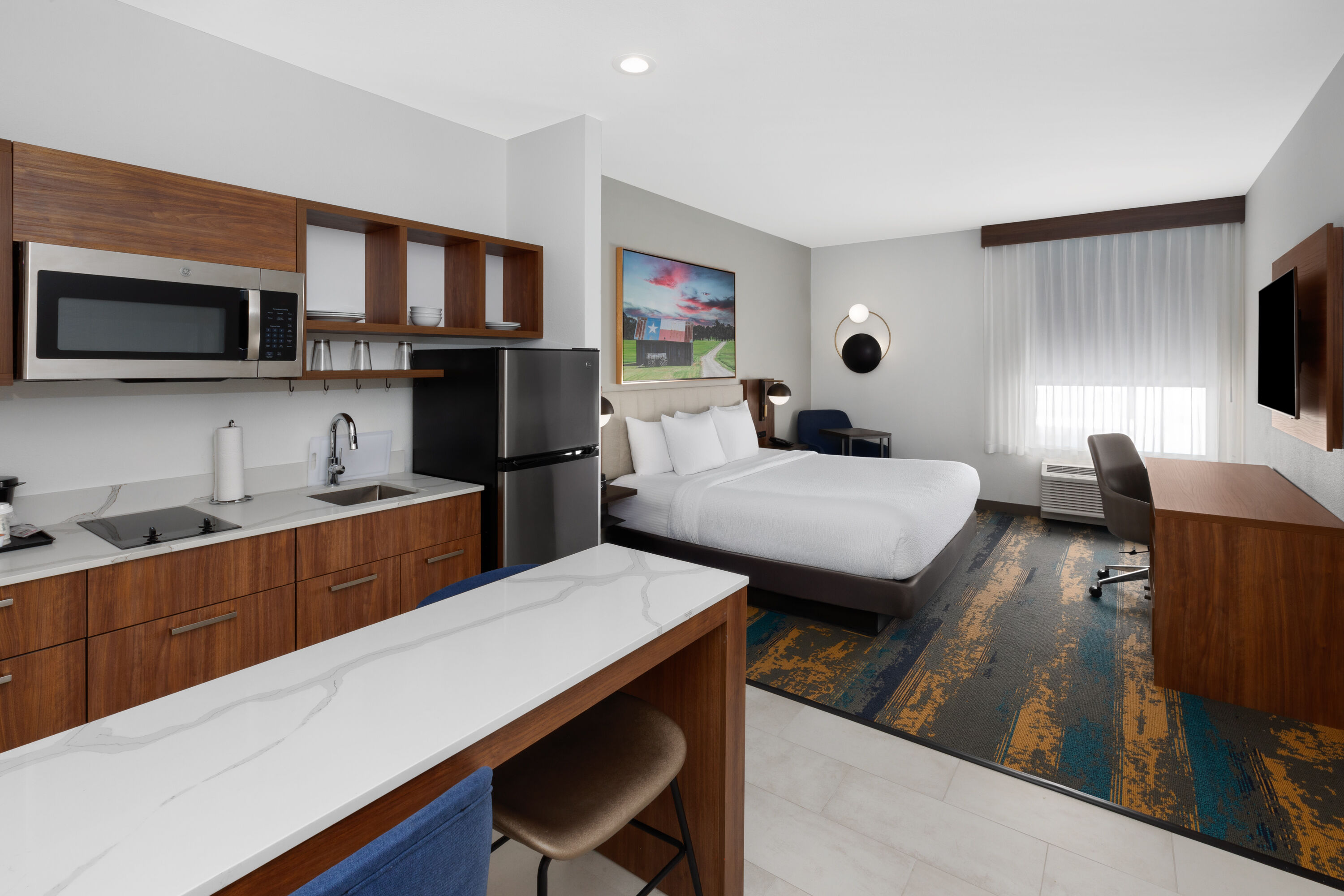 La Quinta Inn & Suites by Wyndham San Antonio at the RIM | San Antonio ...