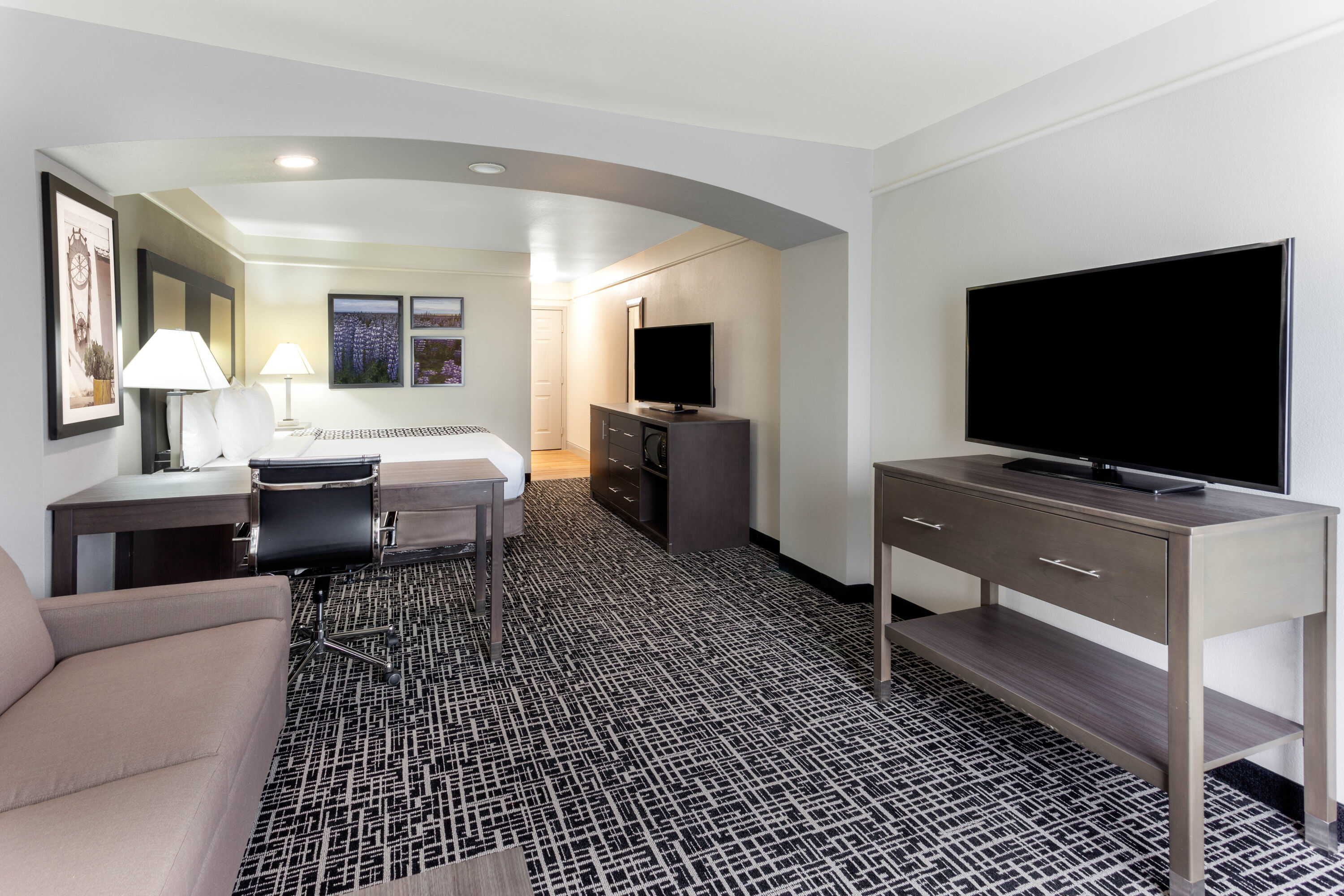 La Quinta Inn & Suites by Wyndham Seguin | Seguin, TX Hotels